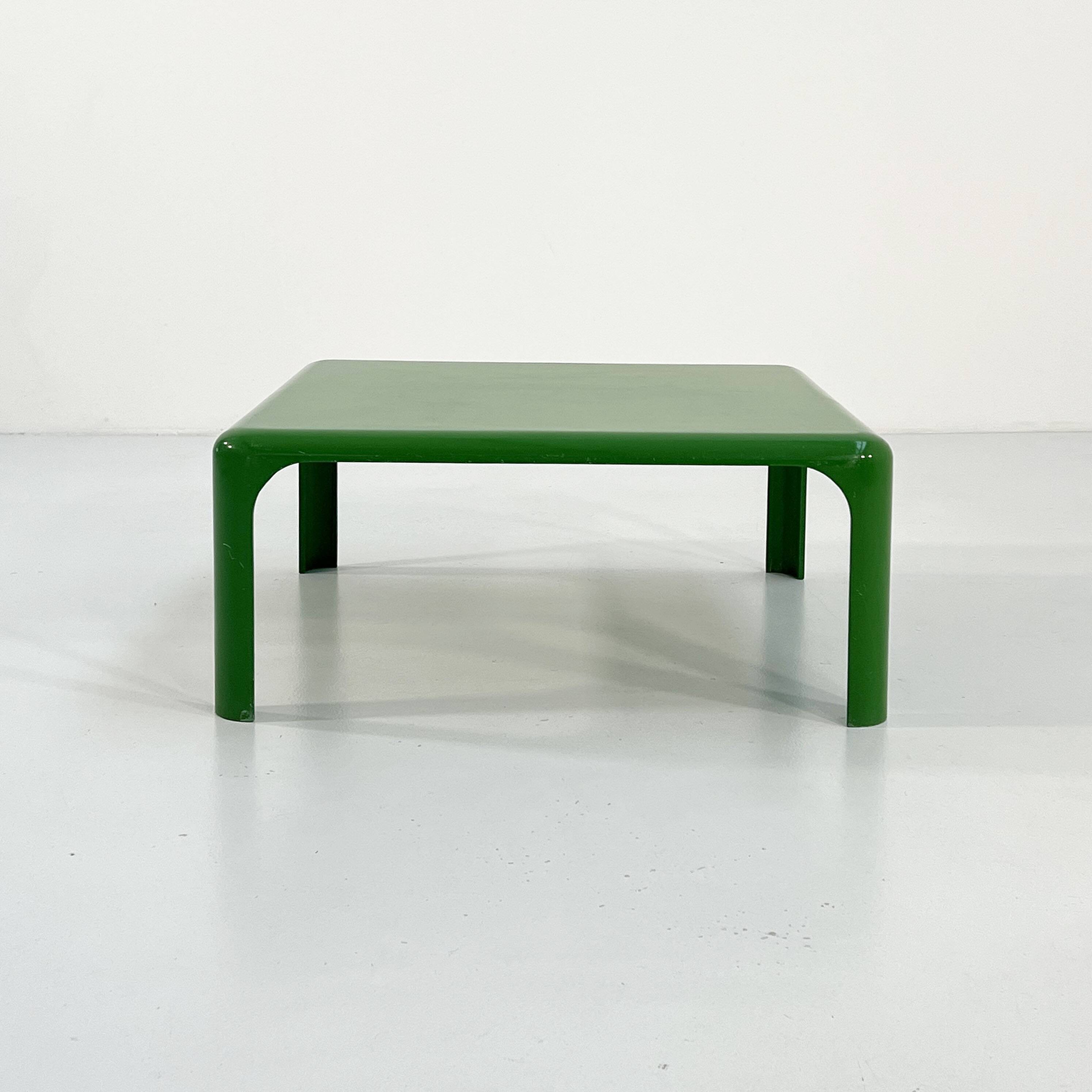 Table basse verte Demetrio 70 par Vico Magistretti pour Artemide, 1960 ...