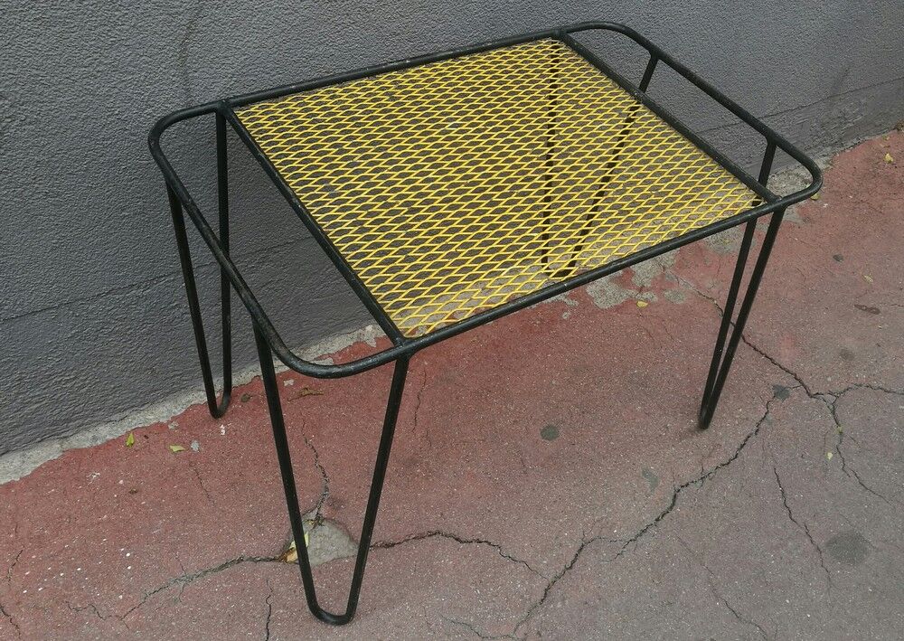Table basse tole perforée de René Malaval | Selency