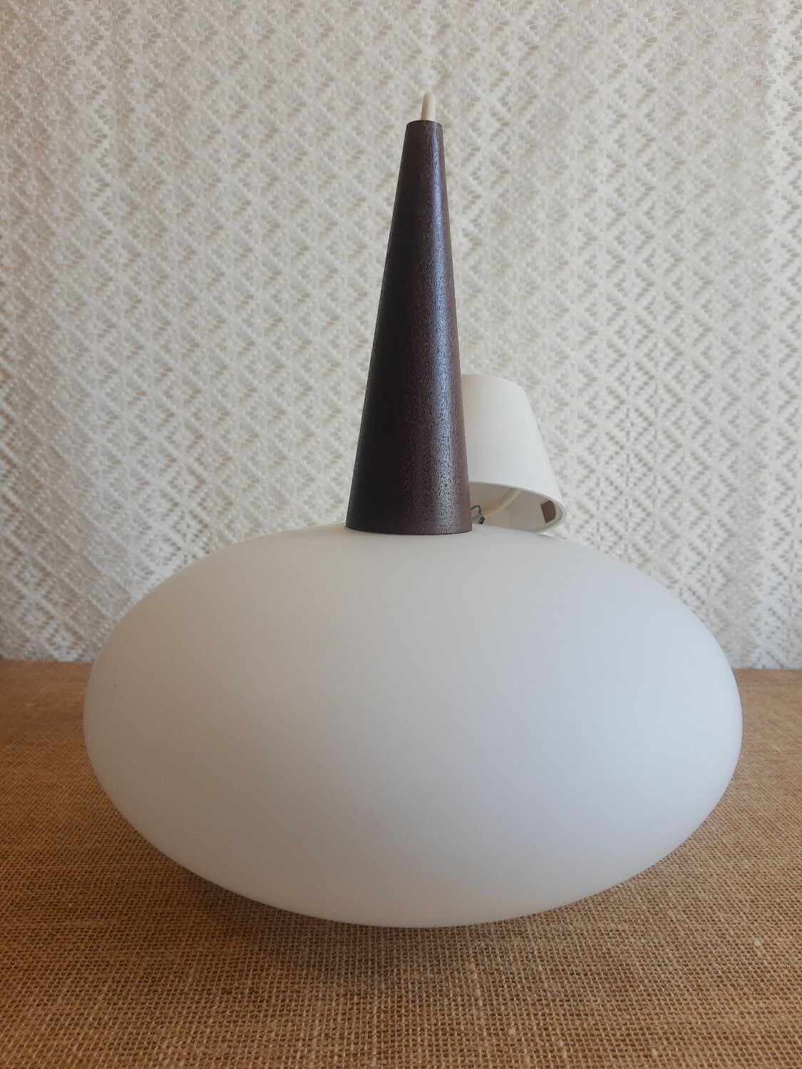 Suspension teck et opaline Louis Kalff, Philips | Selency