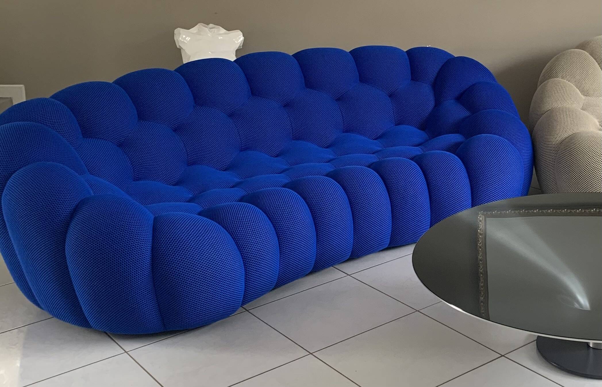 Canape 3-4 places arrondi/tissu bubble 2 roche bobois bleu cobalt 007 ...