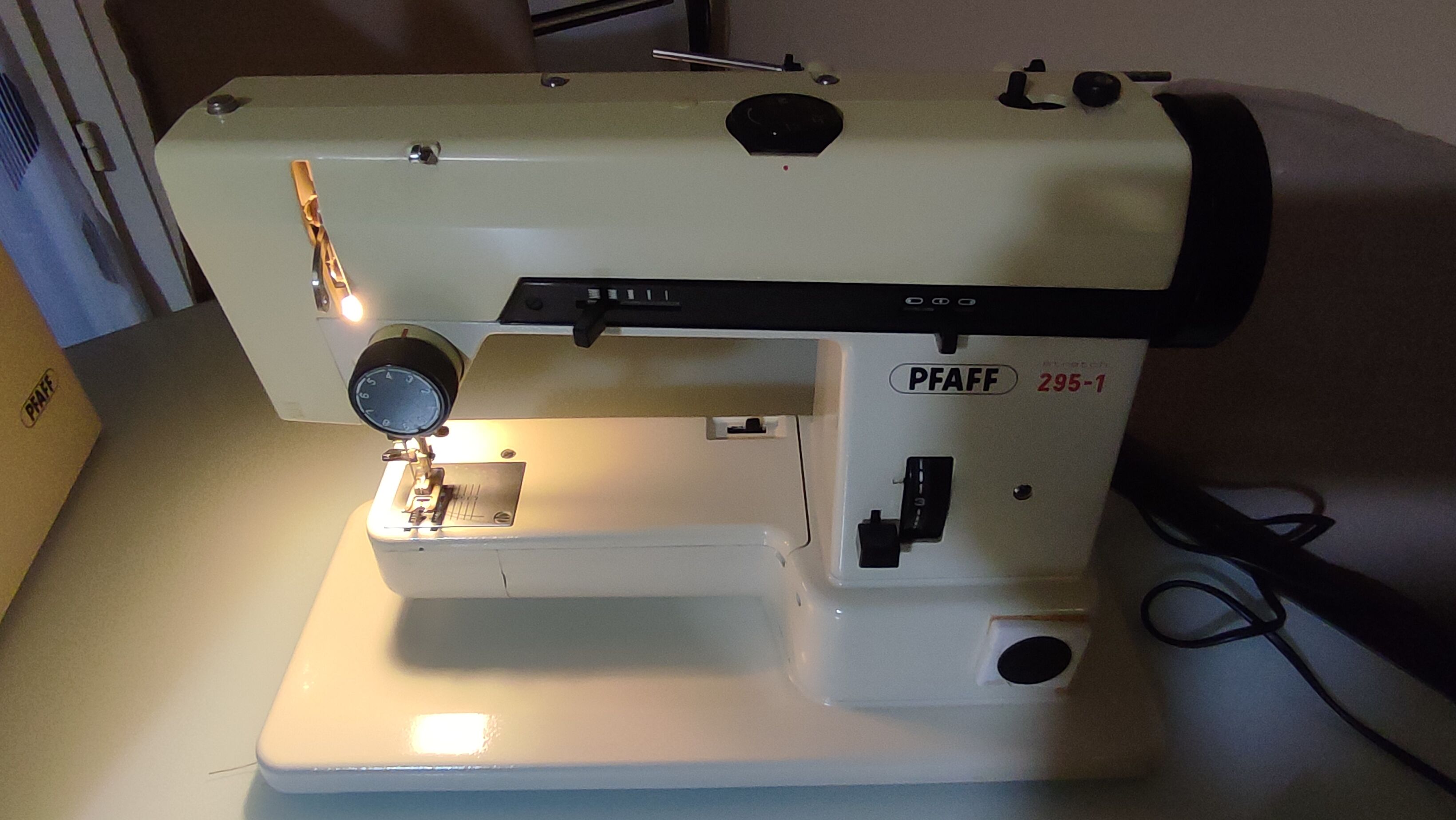 Machine a coudre vintage PFAFF 295-1 | Selency