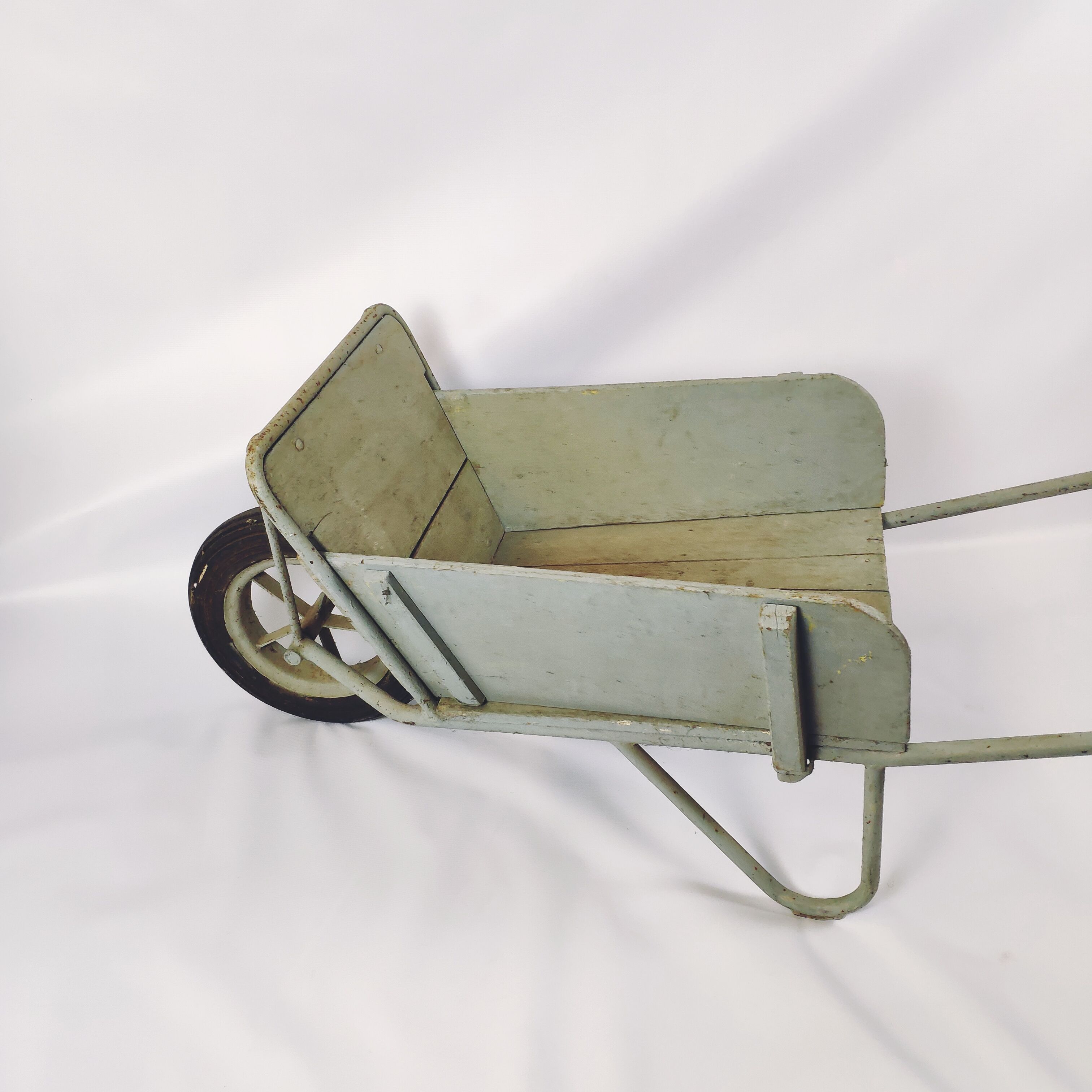 Brouette ancienne en bois et métal bleu | Selency