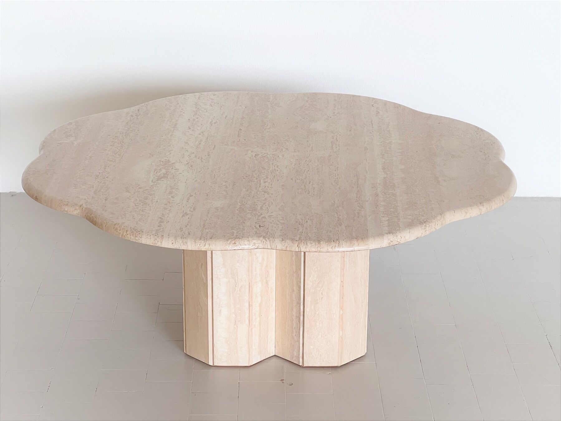 Table basse en pierre de travertin, années 1970 | Selency