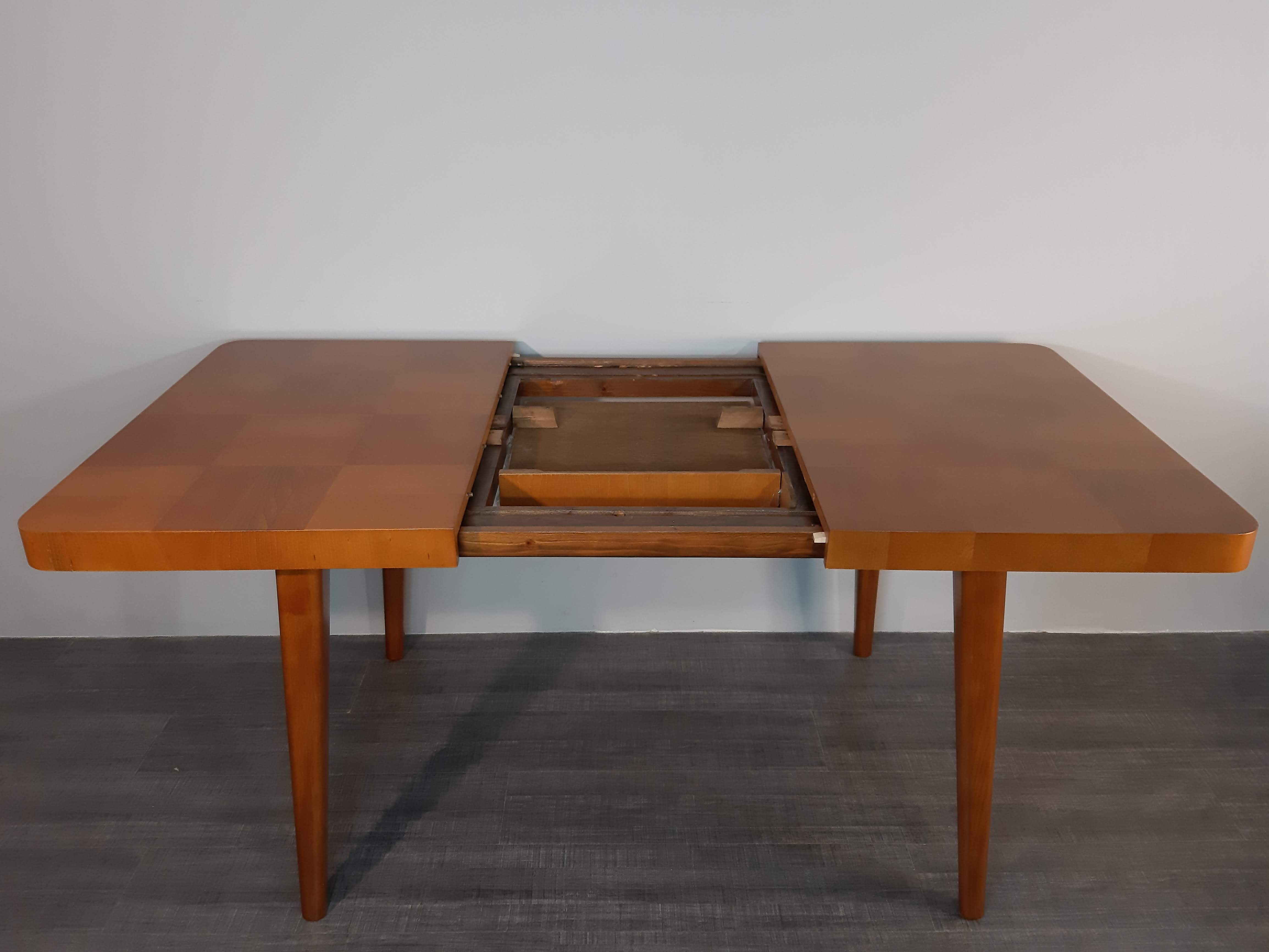 Table extensible plateau damier en merisier, vintage Tchèque 1950 | Selency