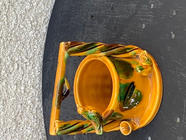 Cache pot barbotine puit aux oiseaux en céramique émaillée ocre ancien ...