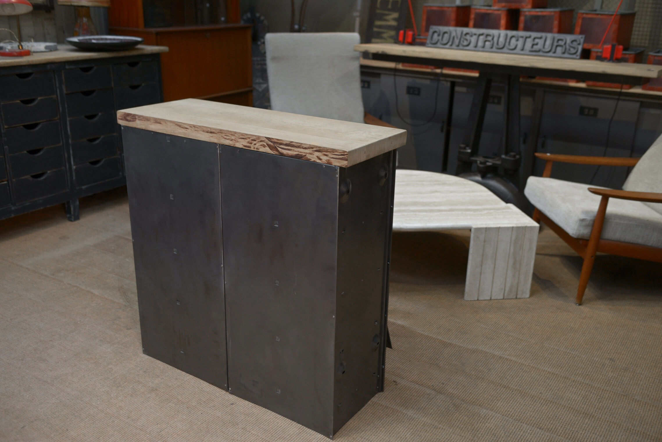 Meuble bas Ronéo à 8 clapets en métal 1960 | Selency