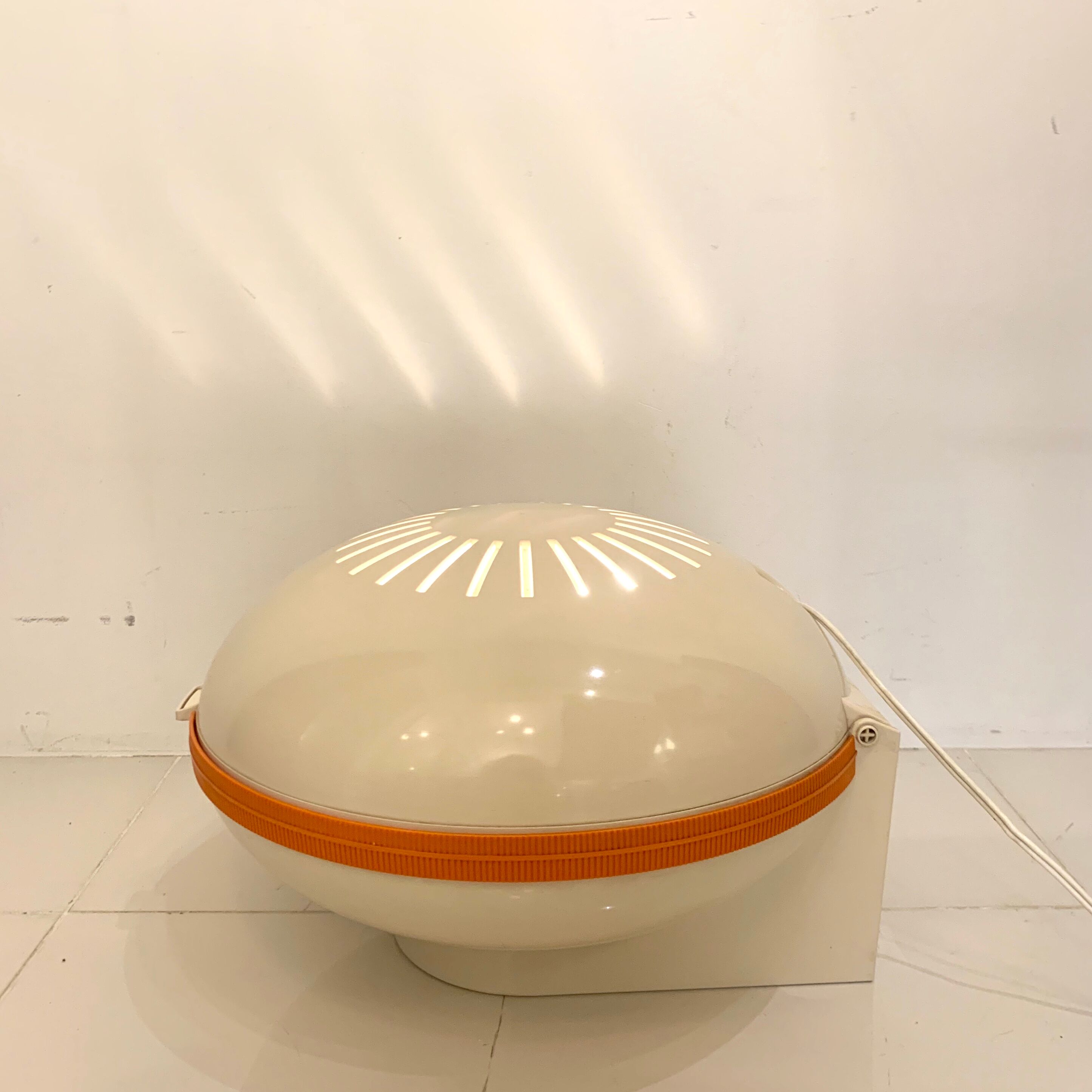 Coiffeuse de table rétroéclairée "ovni" pour flair | Selency