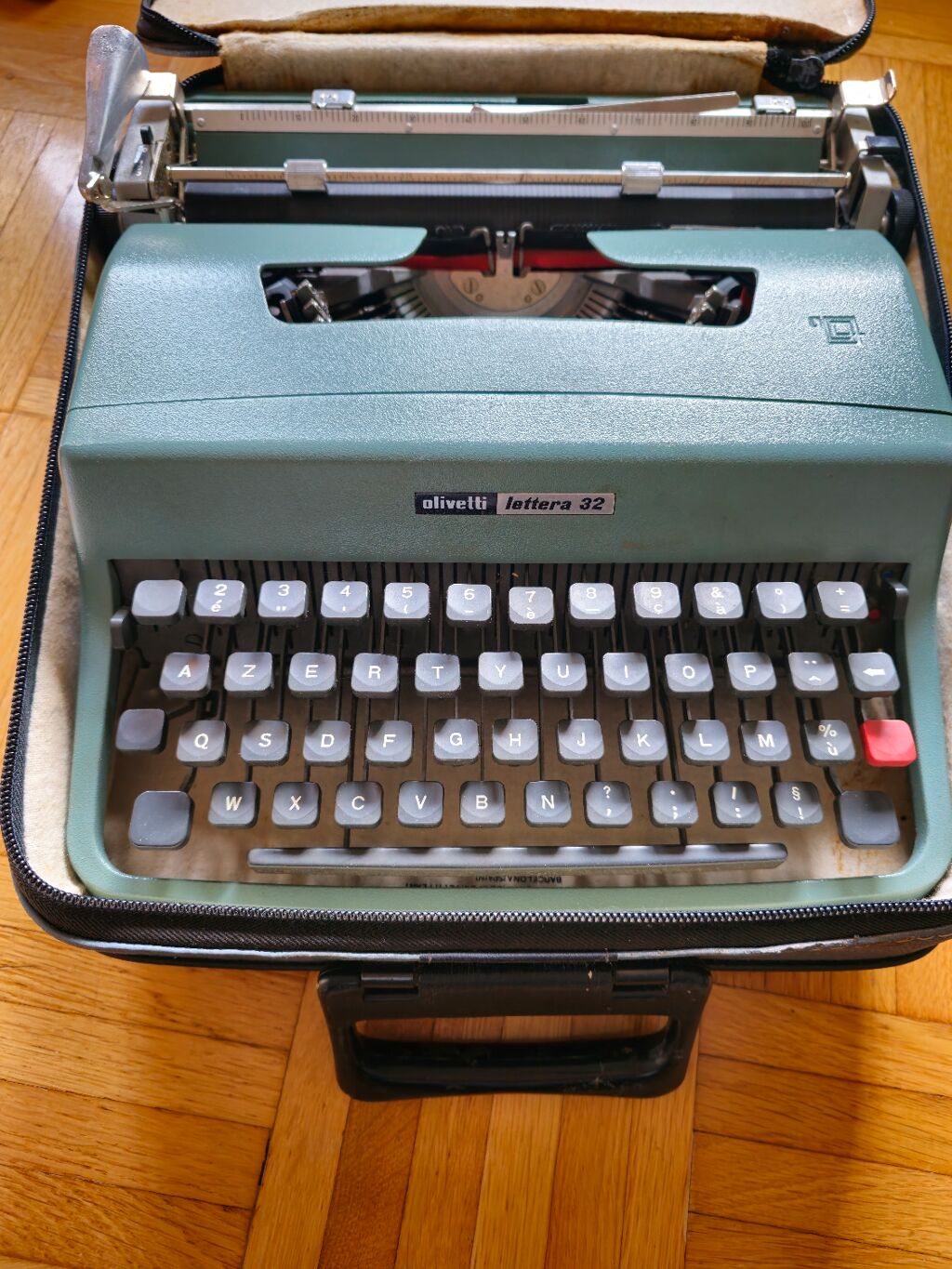 Machine a écrire olivetti lettera 32 | Selency