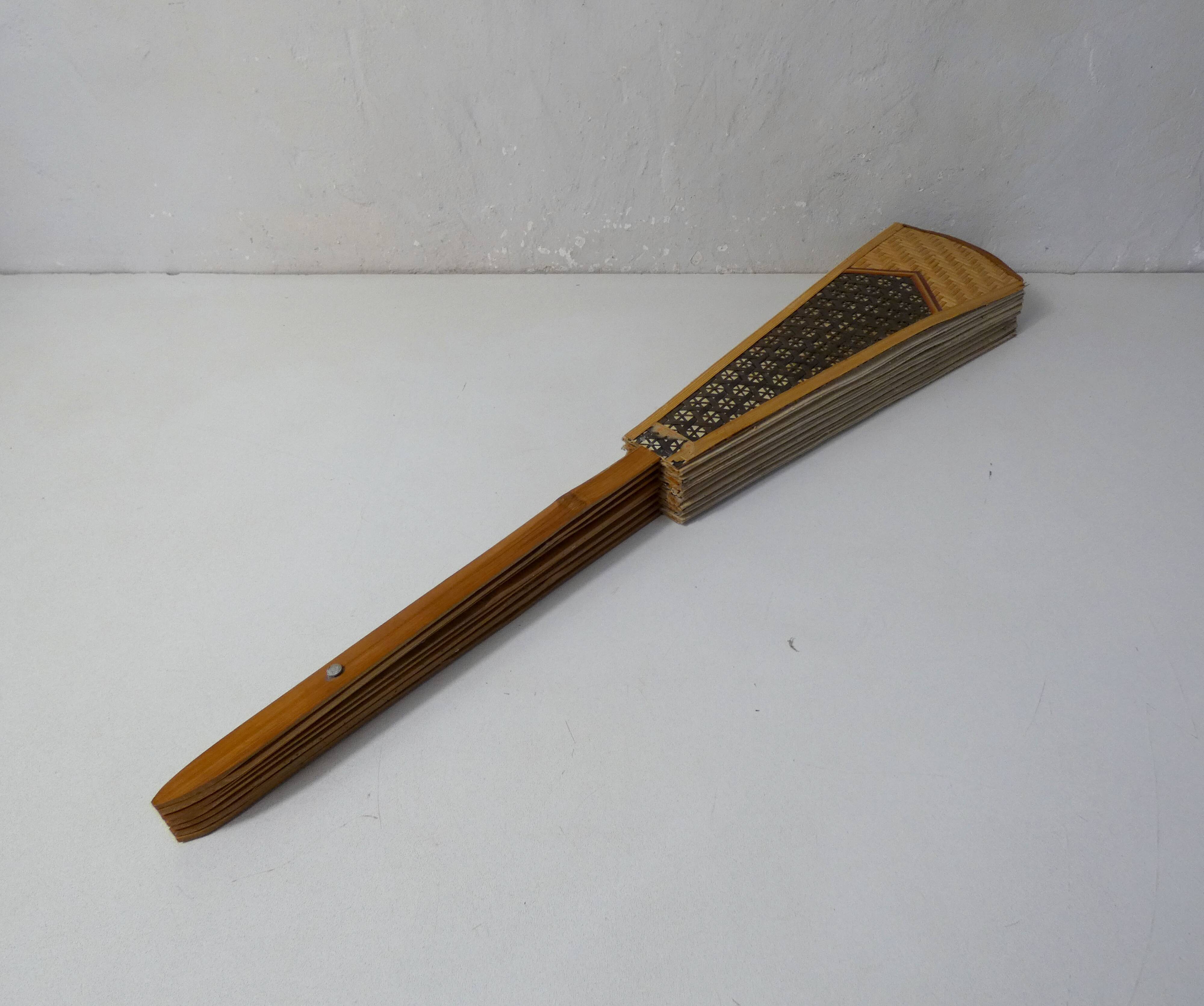 Ancien éventail en rotin canné vintage | Selency