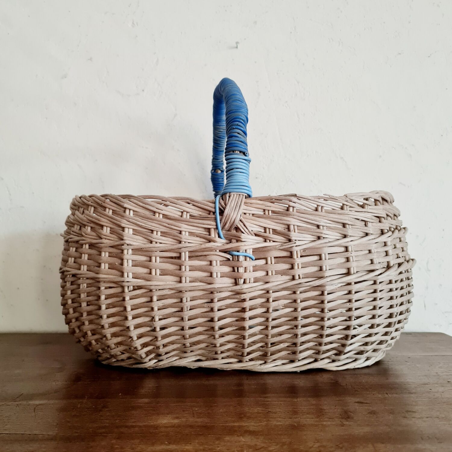 Panier avec anse en rotin et fil bleu | Selency