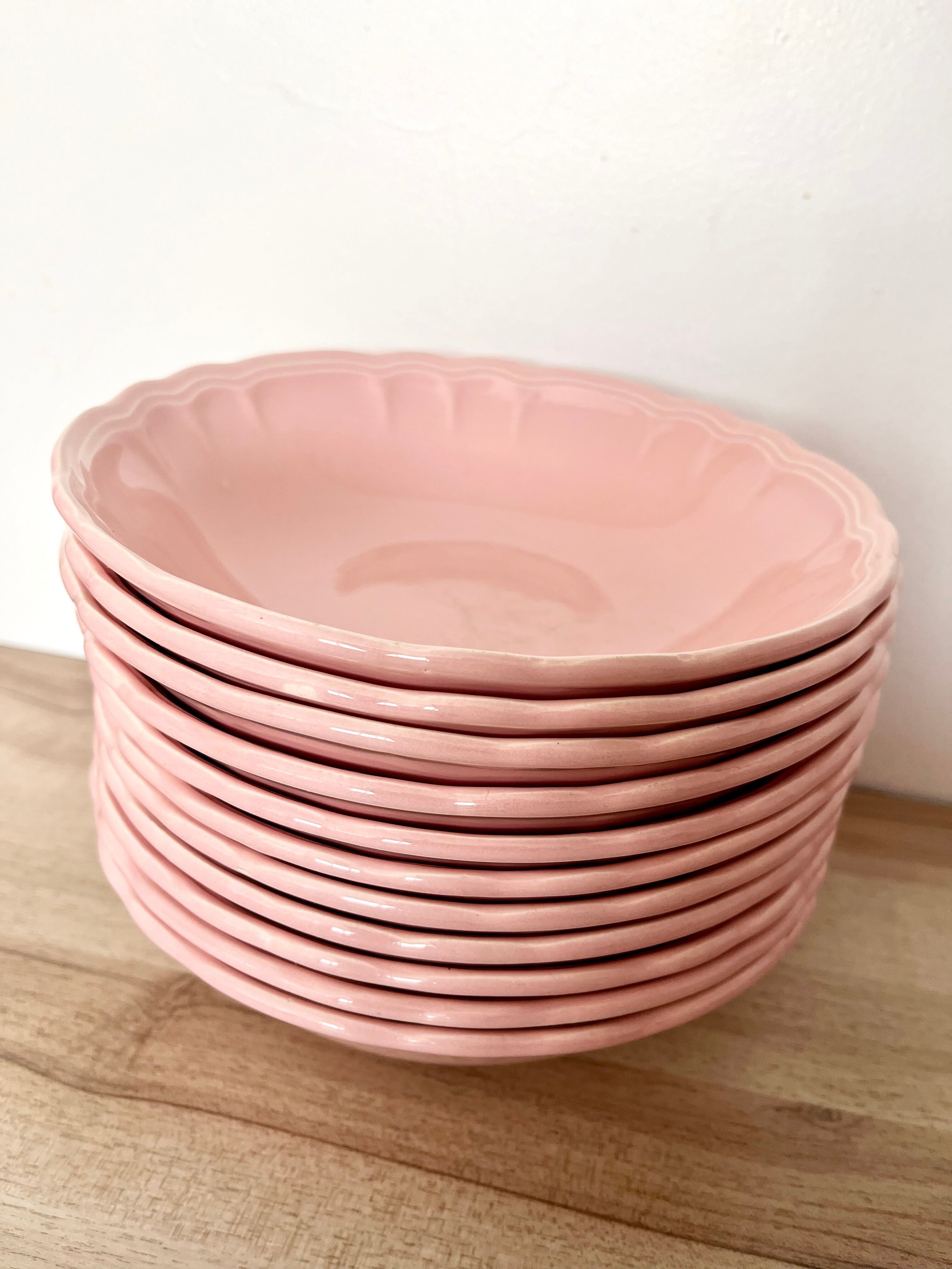 Lot de vaisselle rose « Faïence de Salins » fabriquée en France | Selency