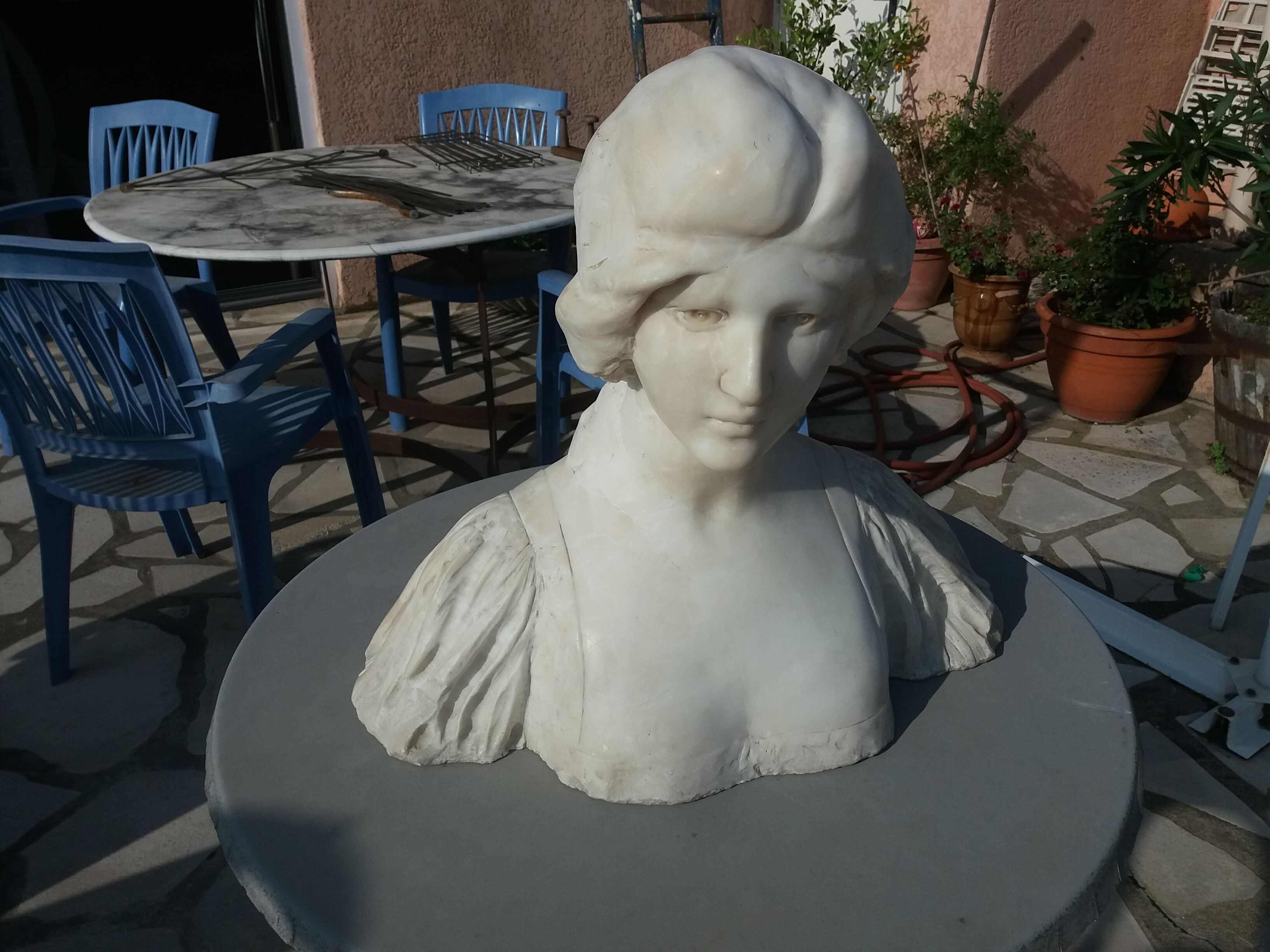 Buste d'une jeune fille par Affortunato Gori (1895-1925) et datant des ...