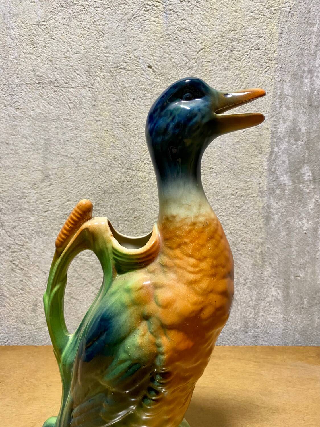 Pichet en barbotine, Canard, manufacture St Clement | Selency