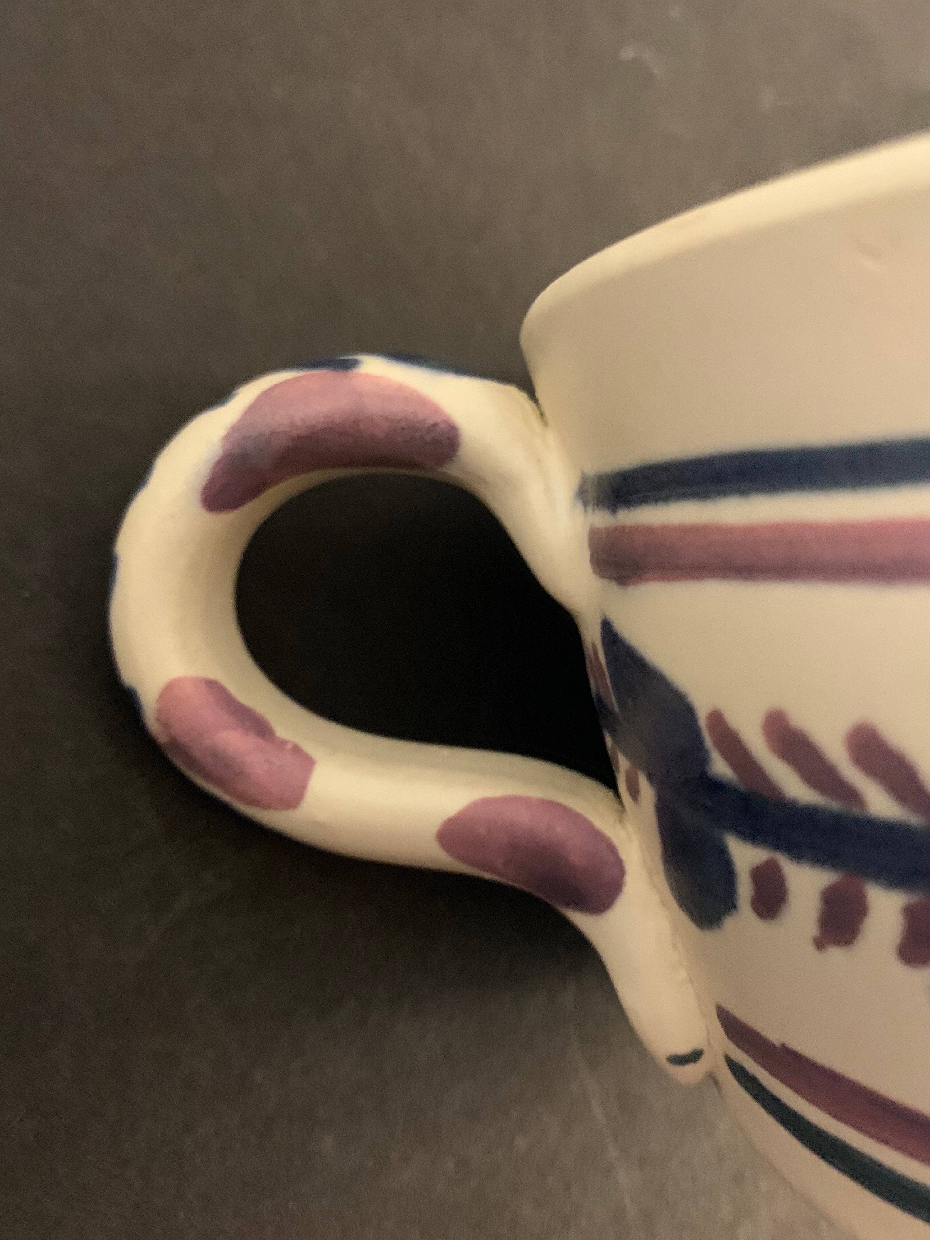Paire de tasses en céramique dont une tasse moustache pour monsieur ...