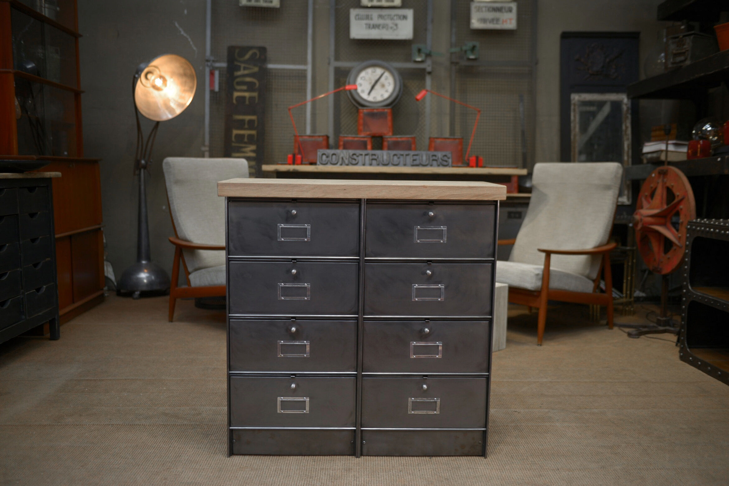 Meuble bas Ronéo à 8 clapets en métal 1960 | Selency