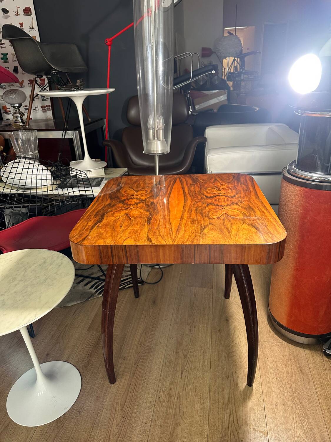 Table Spider en noyer de Jindrich Halabala, années 1950 | Selency