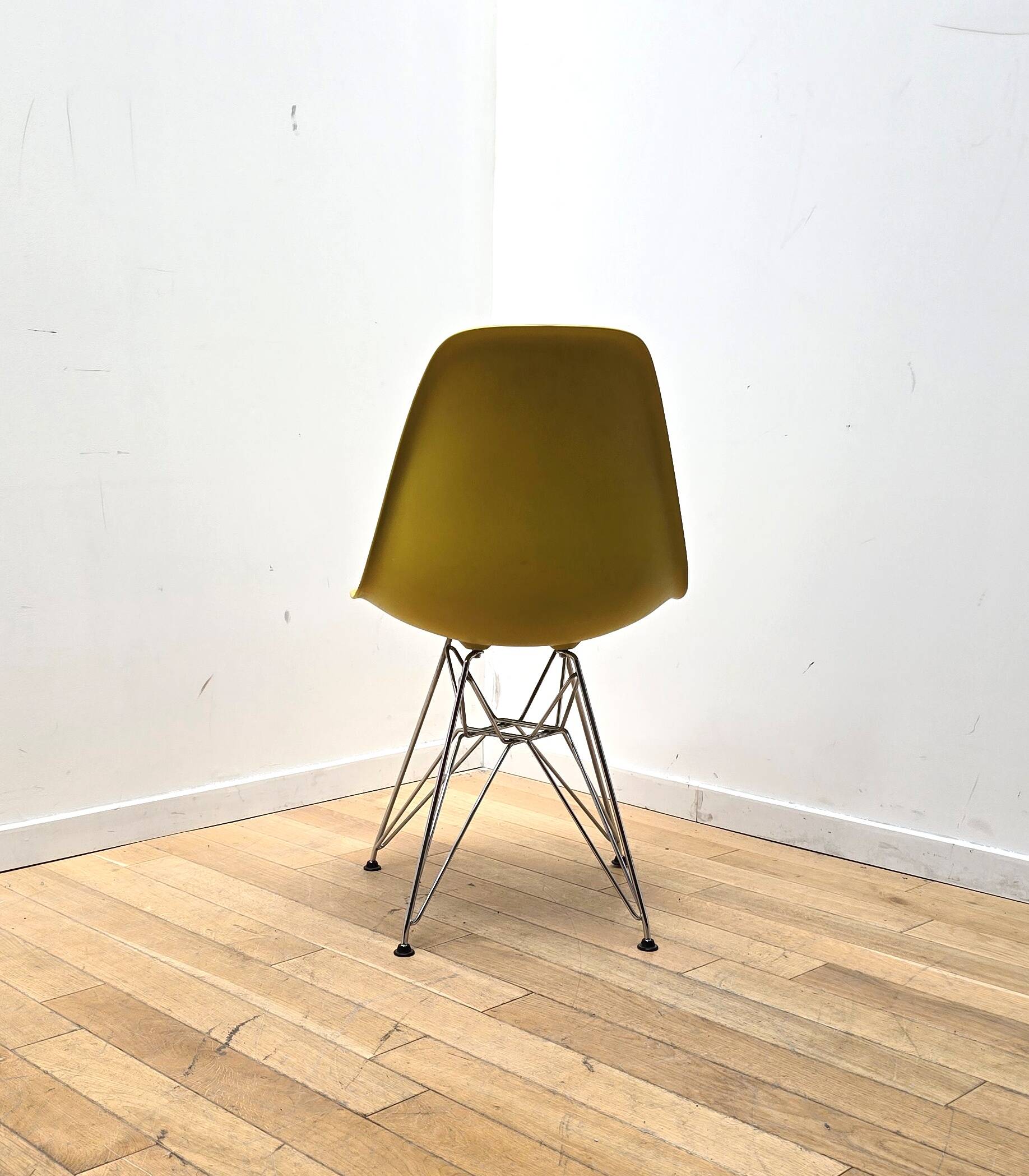 Suite de 10 chaises DSR, Charles & Ray Eames | Selency