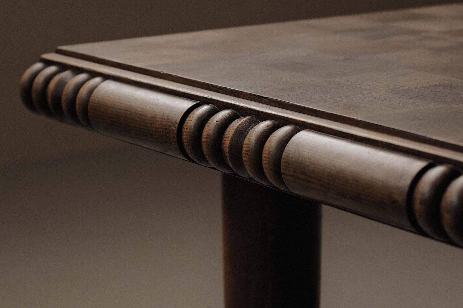 Table Art déco en chêne – France, années 1930–1940 | Selency