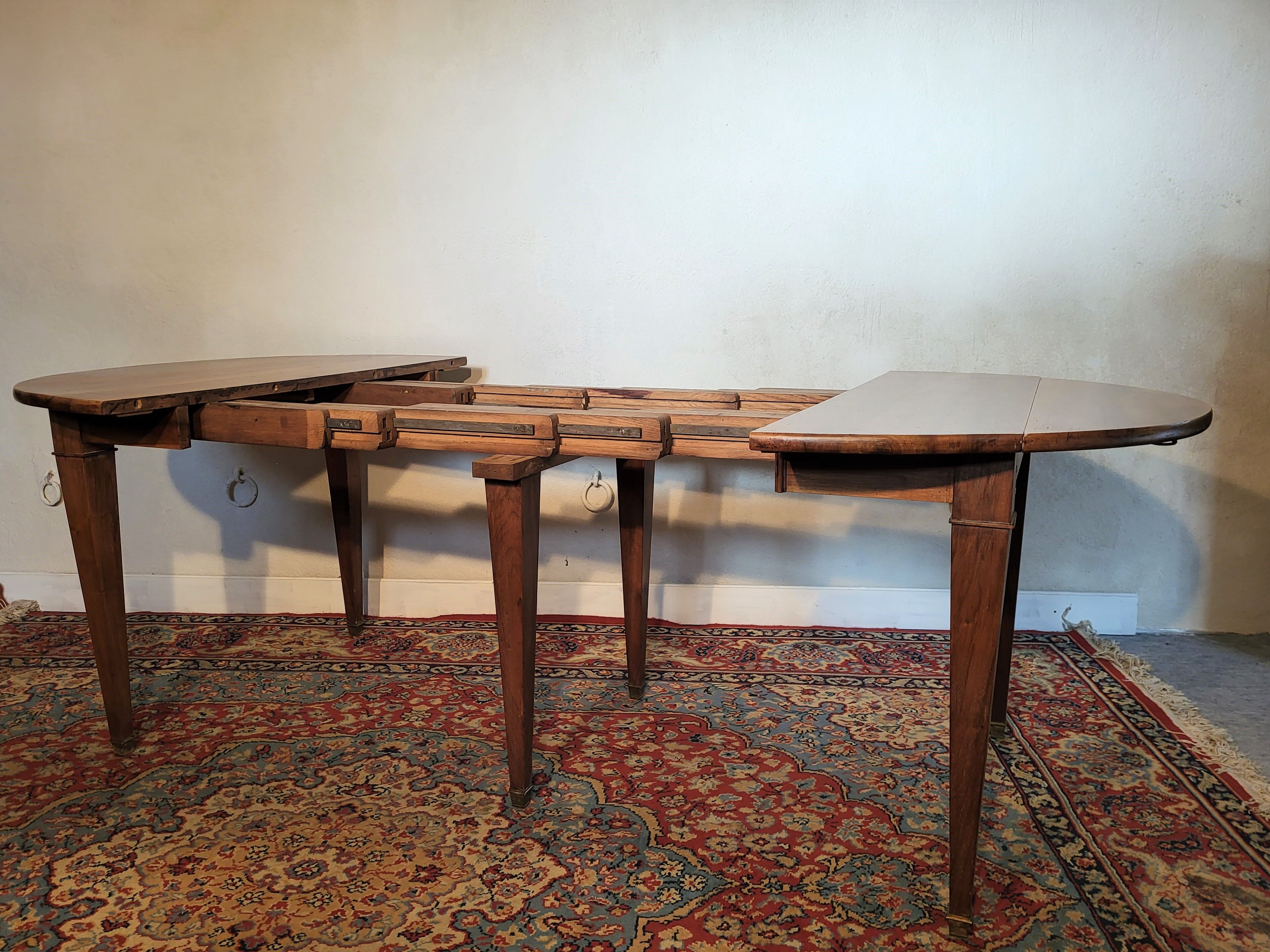 Table à volets 6 pieds en noyer fin xixème | Selency