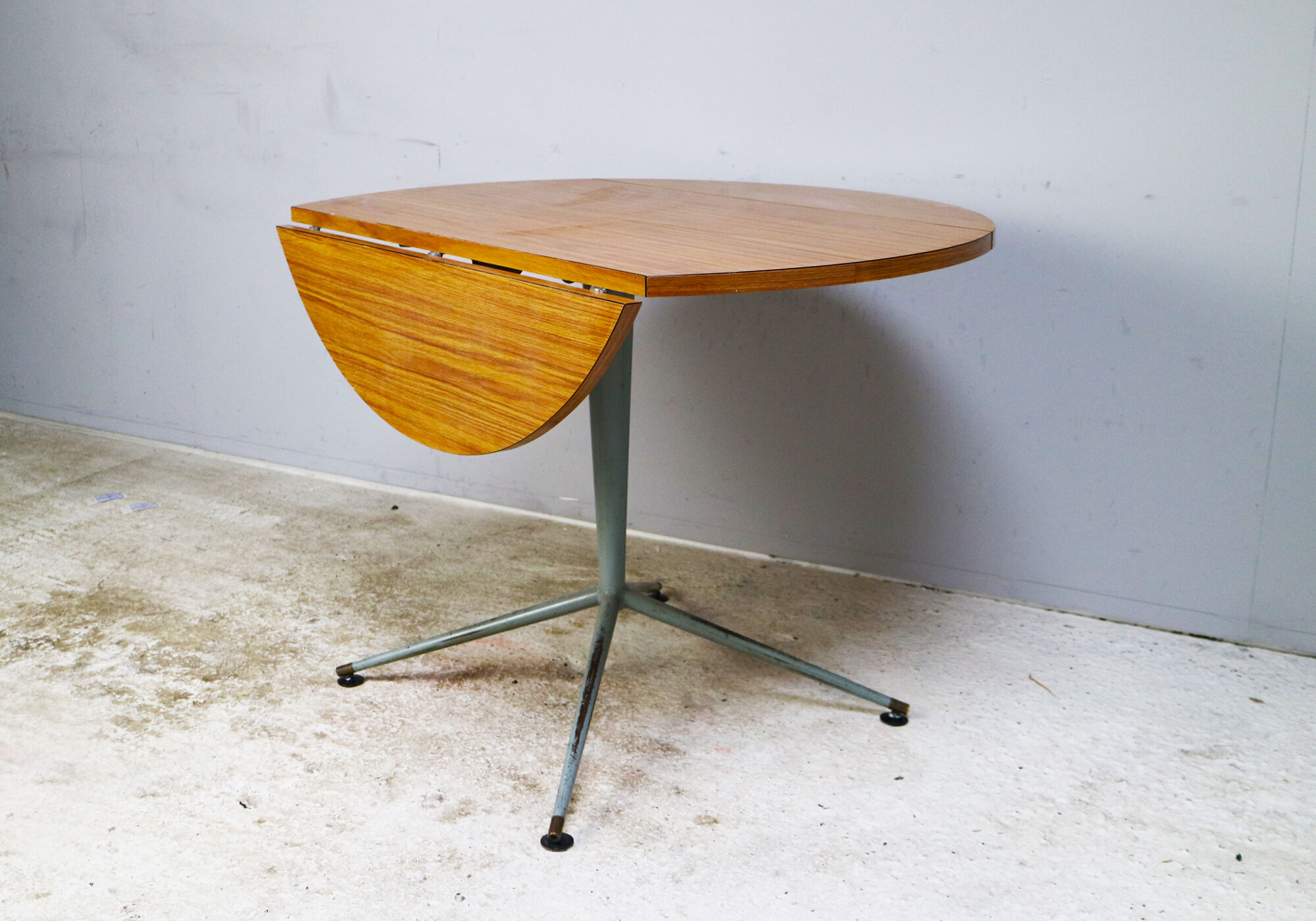 1970’s mid century drop leaf Formica table | Selency