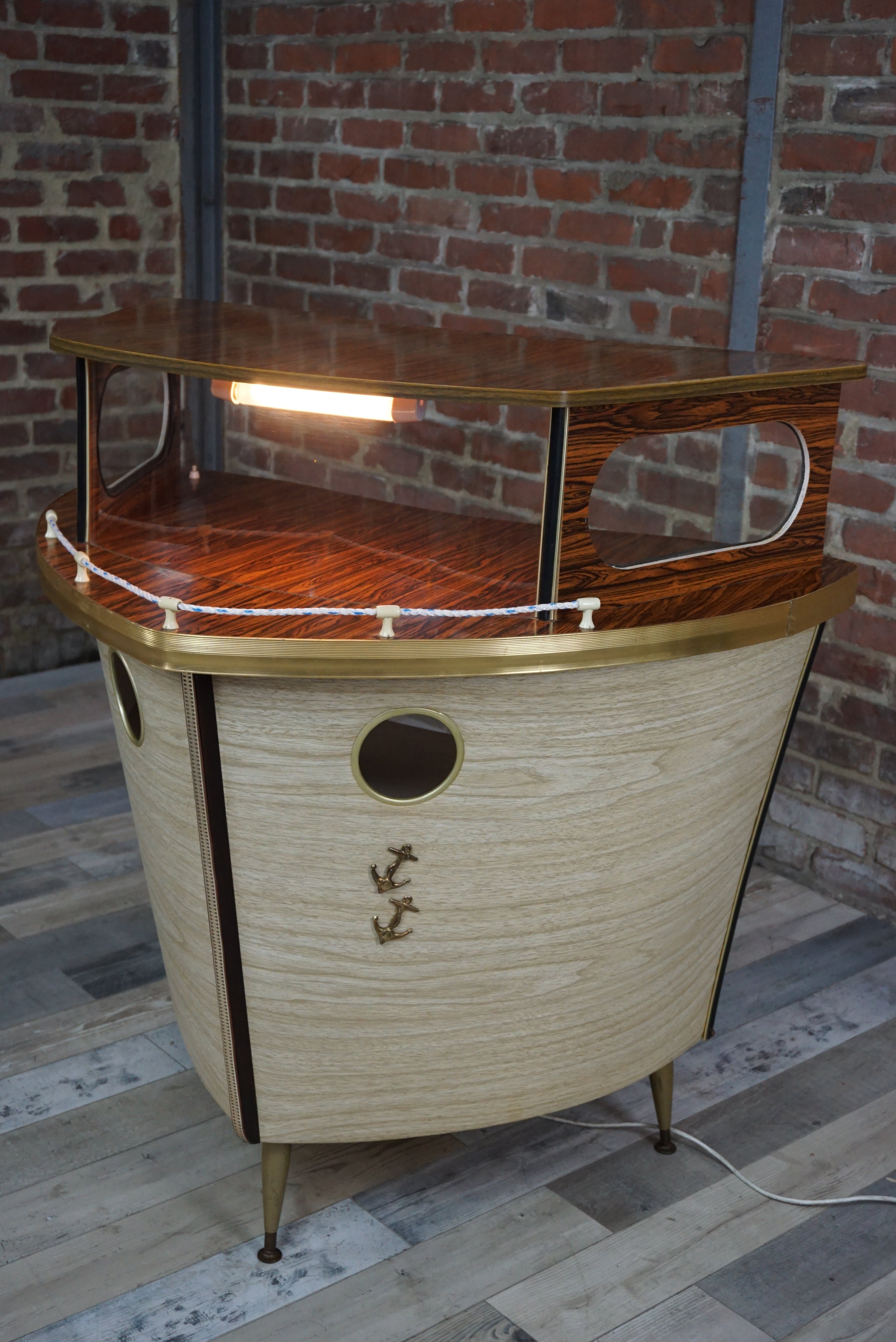 Ensemble bar en forme de proue de bateau et 2 tabourets des années 50 ...