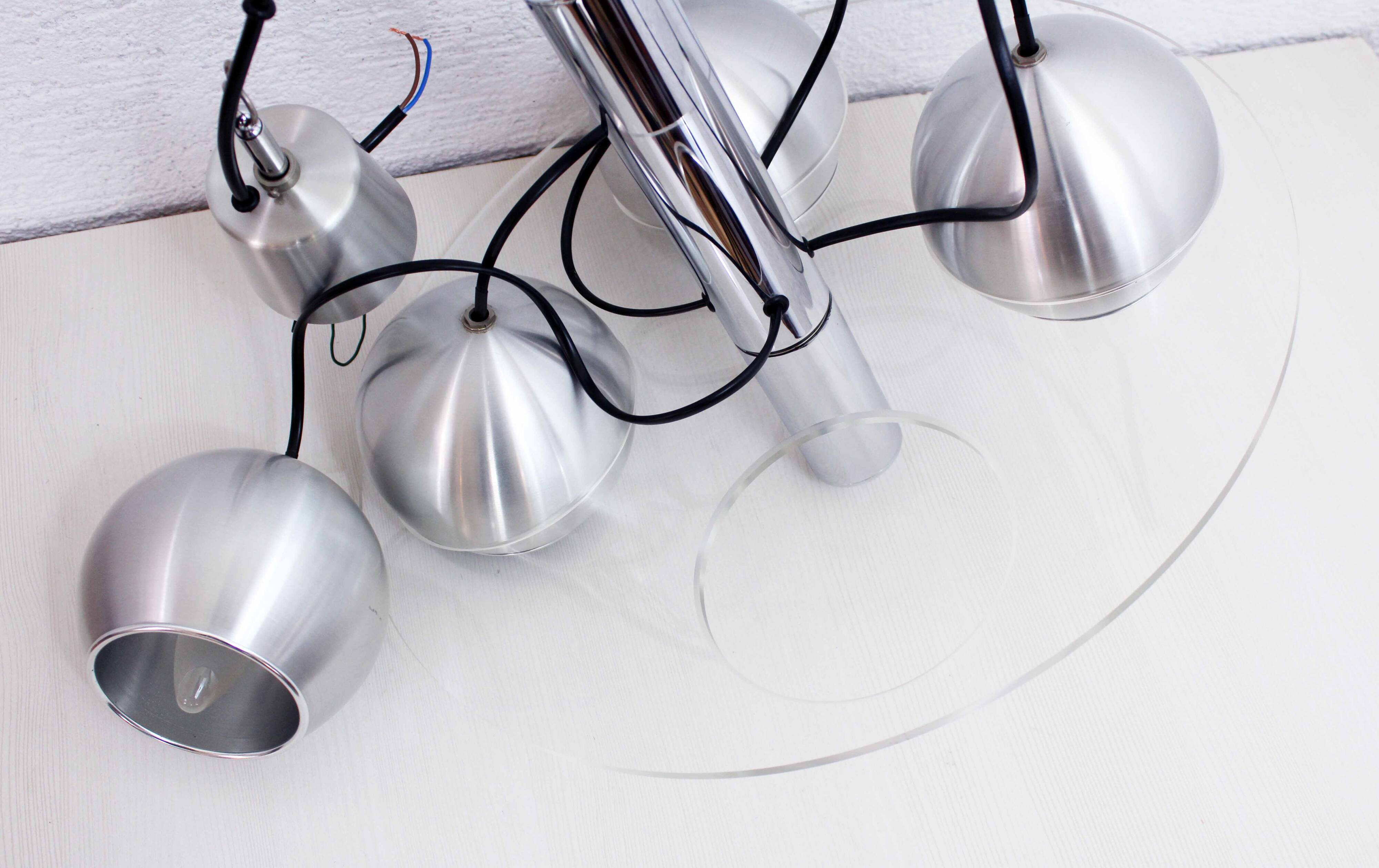 Lustre en plexiglas et métal raak 1970 | Selency