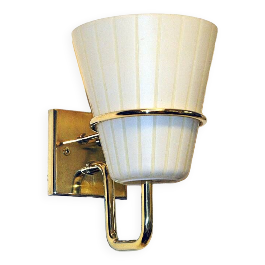Applique scandinave en laiton et verre opalin 1950, pcs | Selency