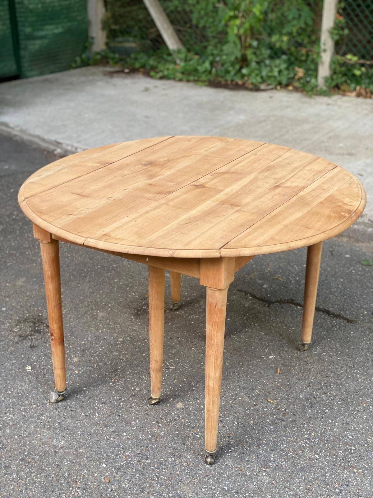 Table à manger ronde extensible à volets rénovée en bois massif XIXème 150c | Selency