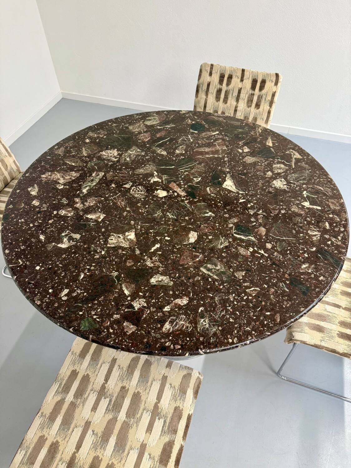 Old marble dining table with metal tulip base from the Italian design ...