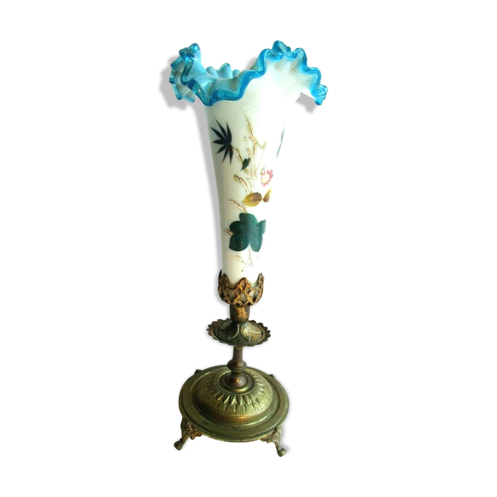 Vase Napoléon III cornet opaline et verre émaillé de fleurs, pied ...