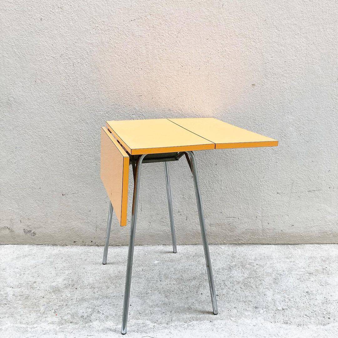 Table à manger pliante en formica orange | Selency