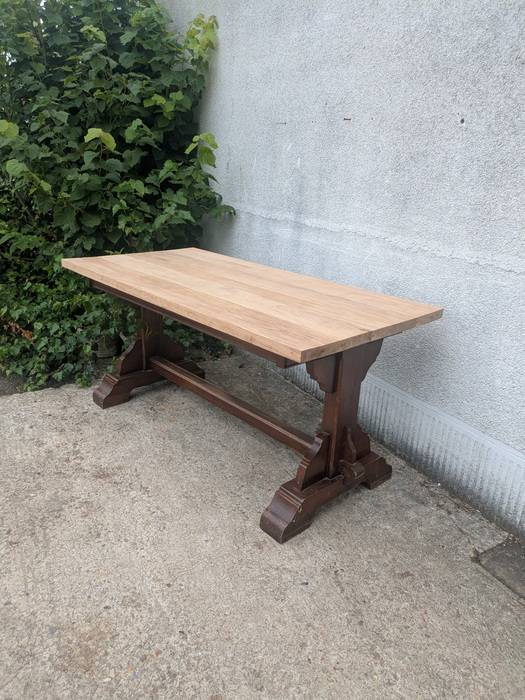 Table de style monastère | Selency