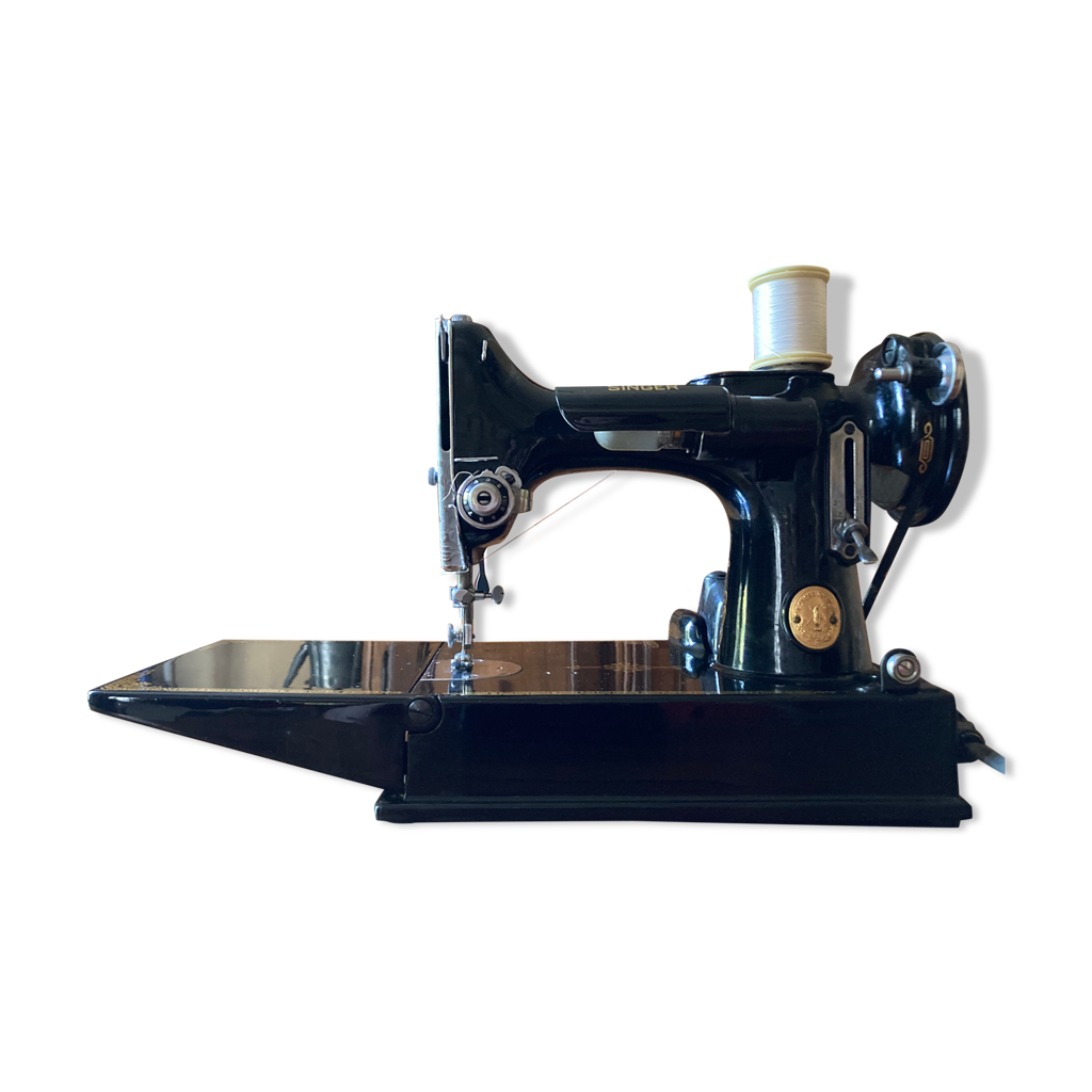 Machine à coudre ancienne Singer 221K | Selency