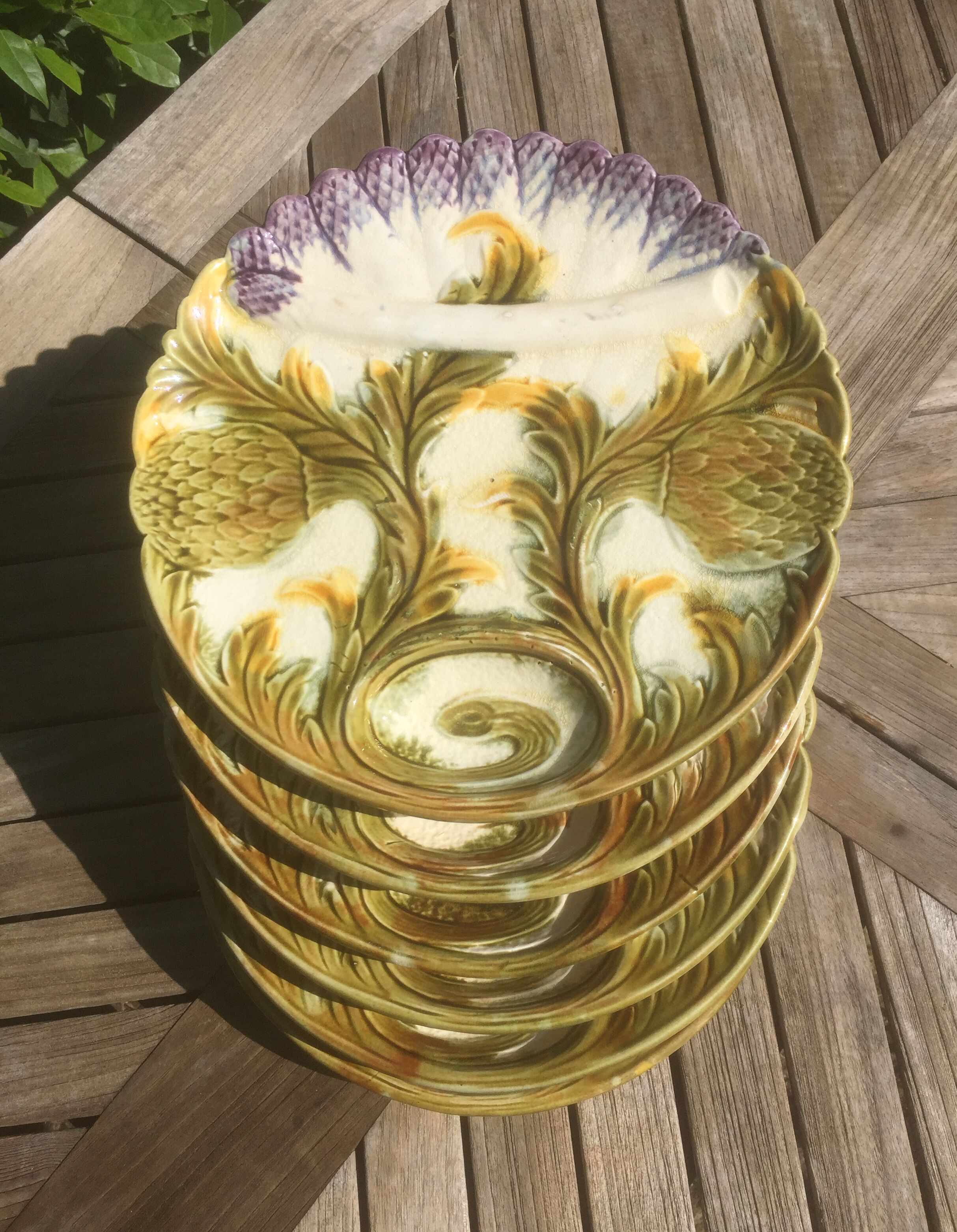 6 assiettes artichauts asperges en barbotine fin XIXème Keller et ...