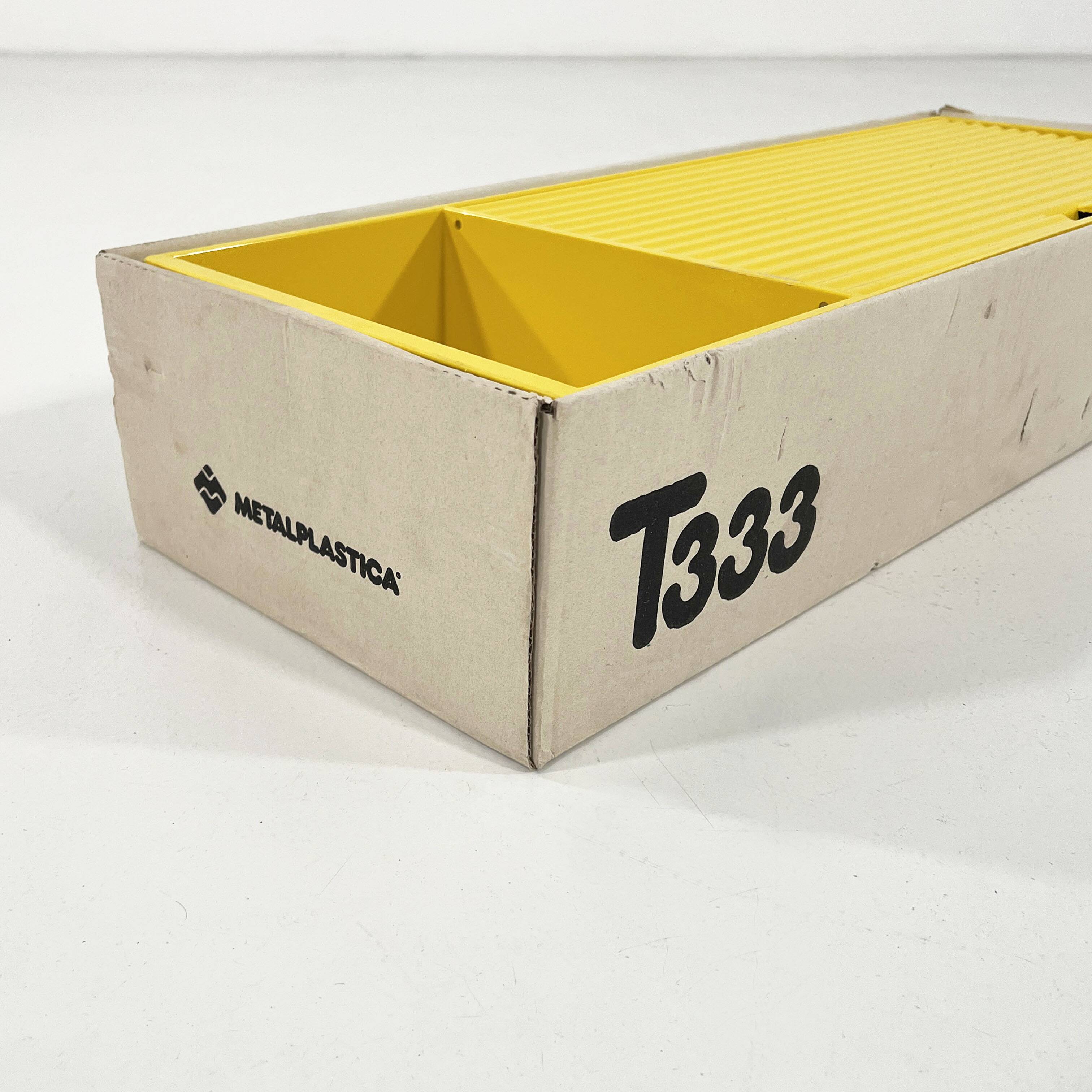 Armoire à pharmacie modèle T333 par Metalplastica, 1970 | Selency