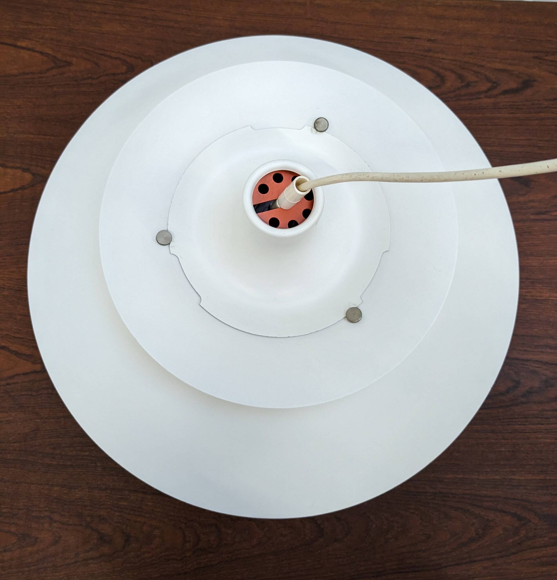 Suspension PH5 éditée par Louis Poulsen et designée par Poul henningsen ...