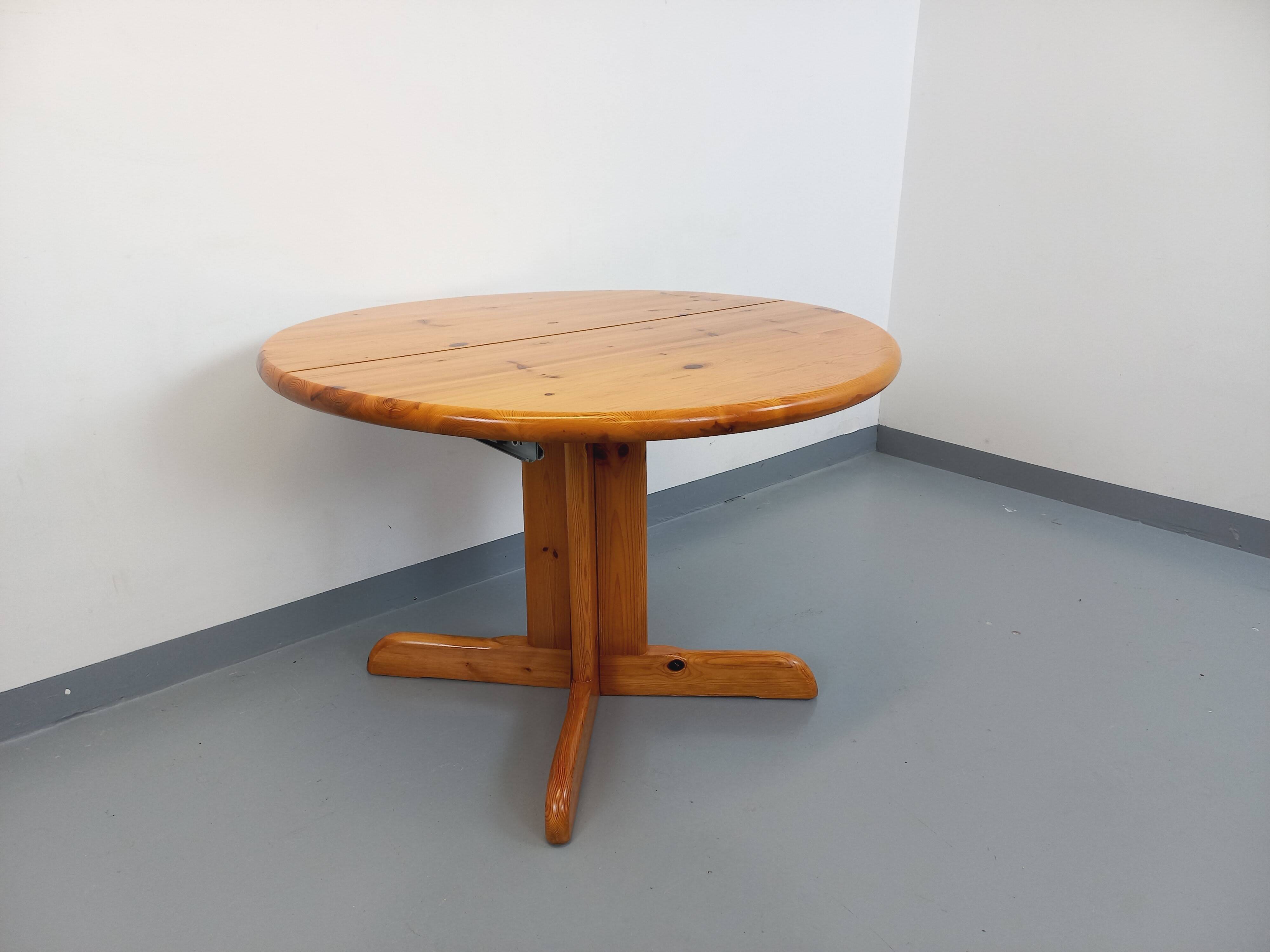 Vintage round pine table from the 60s and 70s with extensions | Selency