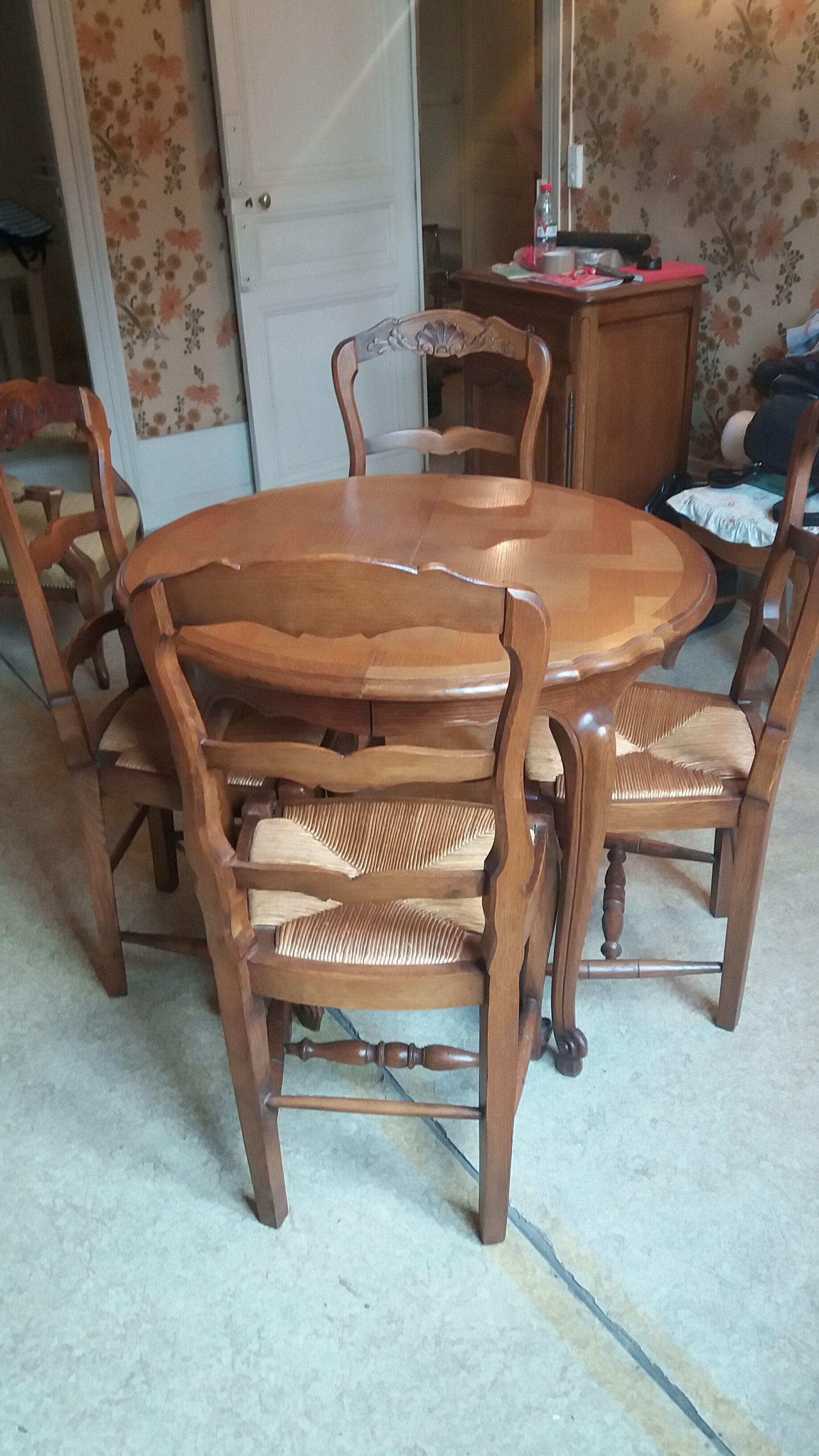 Table ronde ovale & 4 chaises | Selency