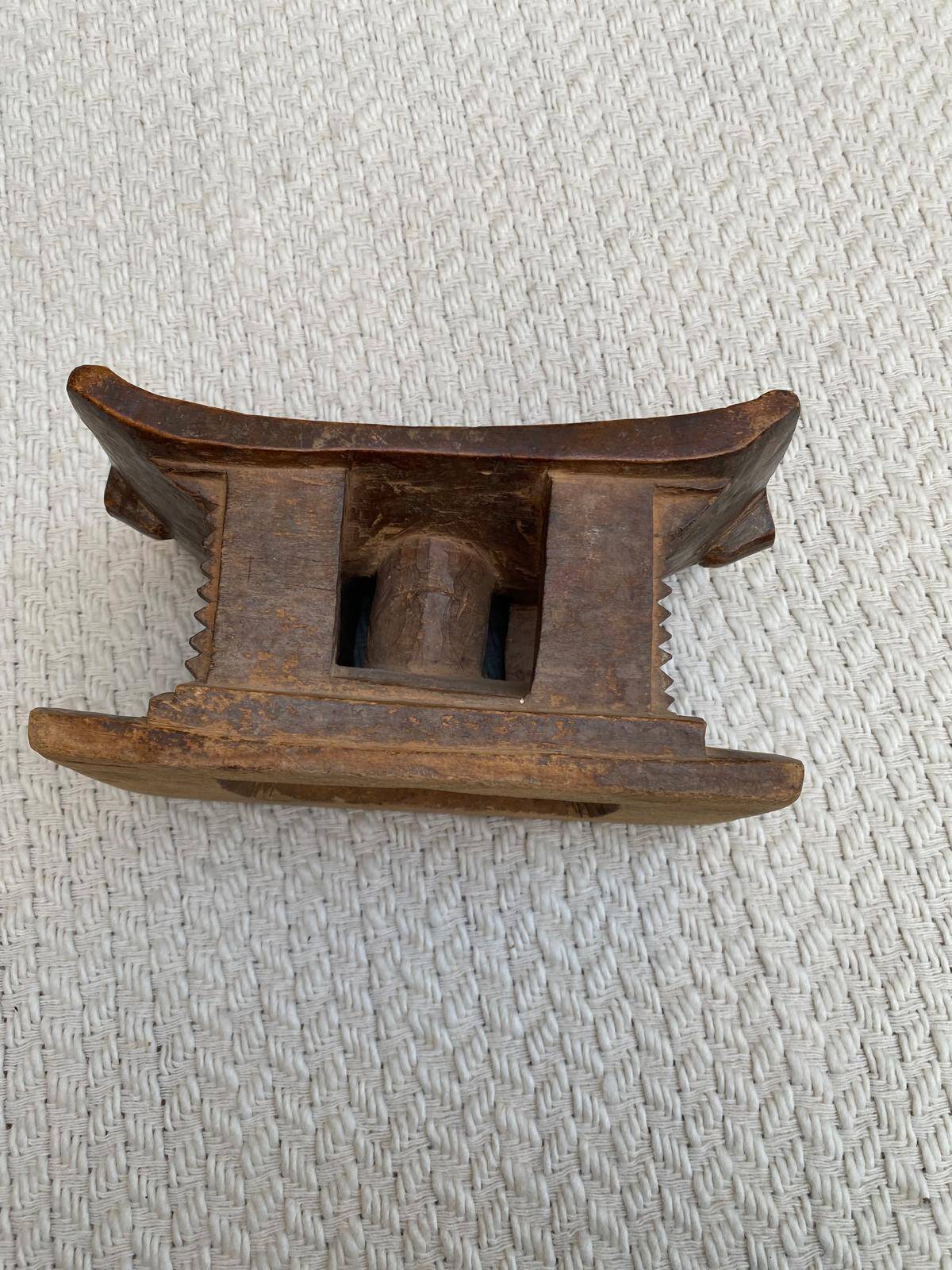 Tabouret Ashanti Afrique de l'ouest sculpté en bois massif | Selency