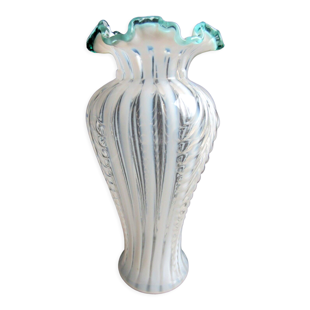 Vase art déco haut balustre en verre incolore et blanc opalescent, 3 ...