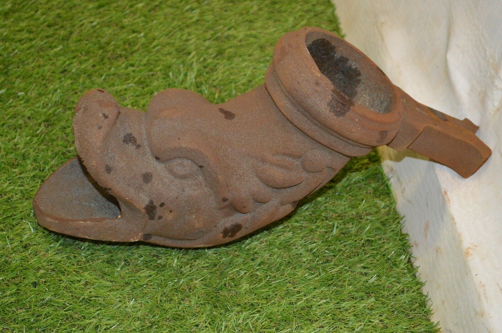 Descente de gouttière en fonte en forme de dauphin | Selency