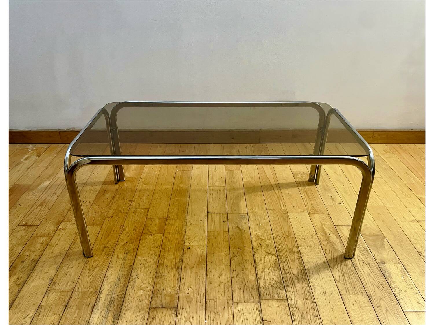 Table basse chrome et verre fumé vintage | Selency