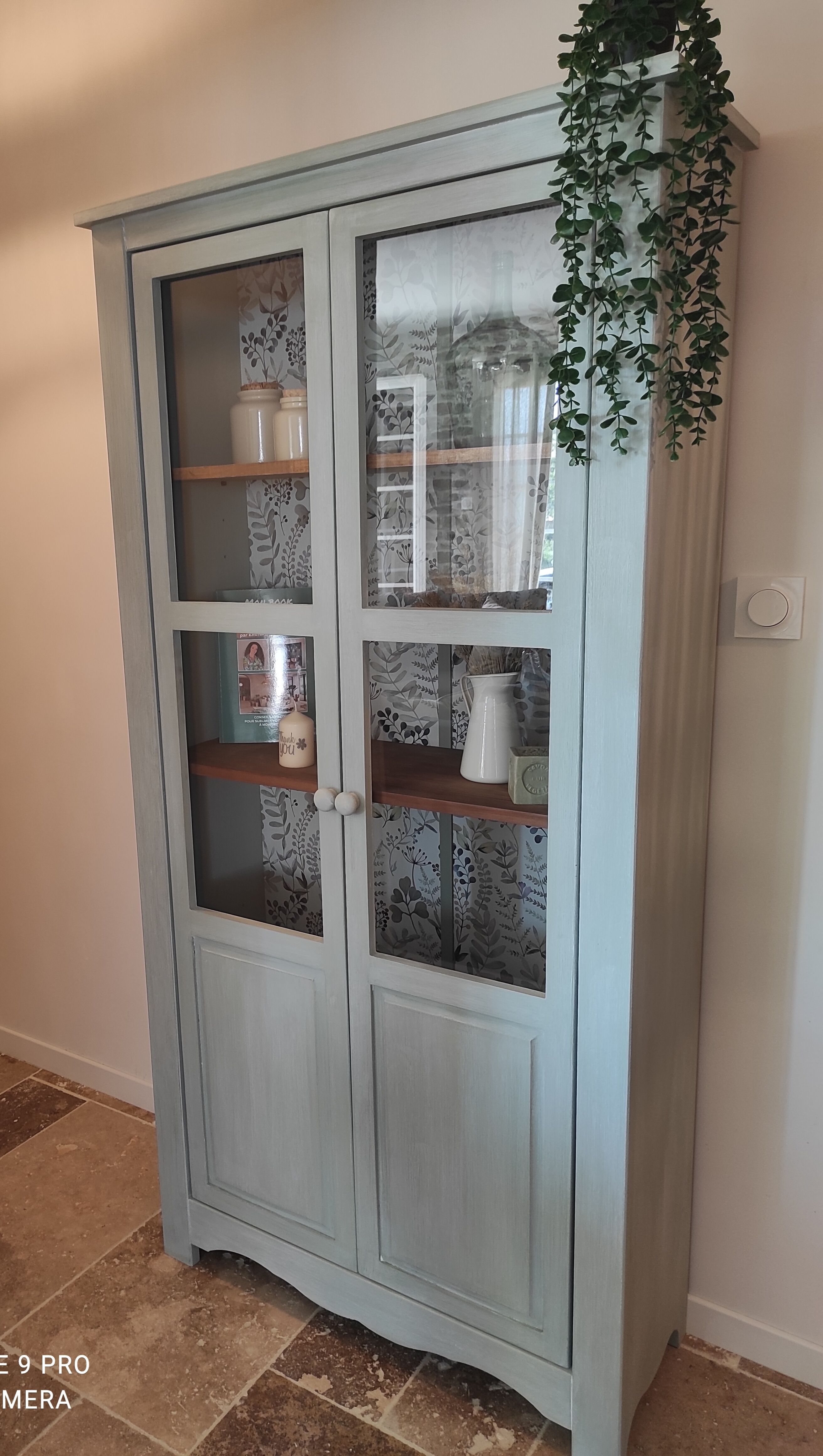 Vitrine relookée style campagne | Selency