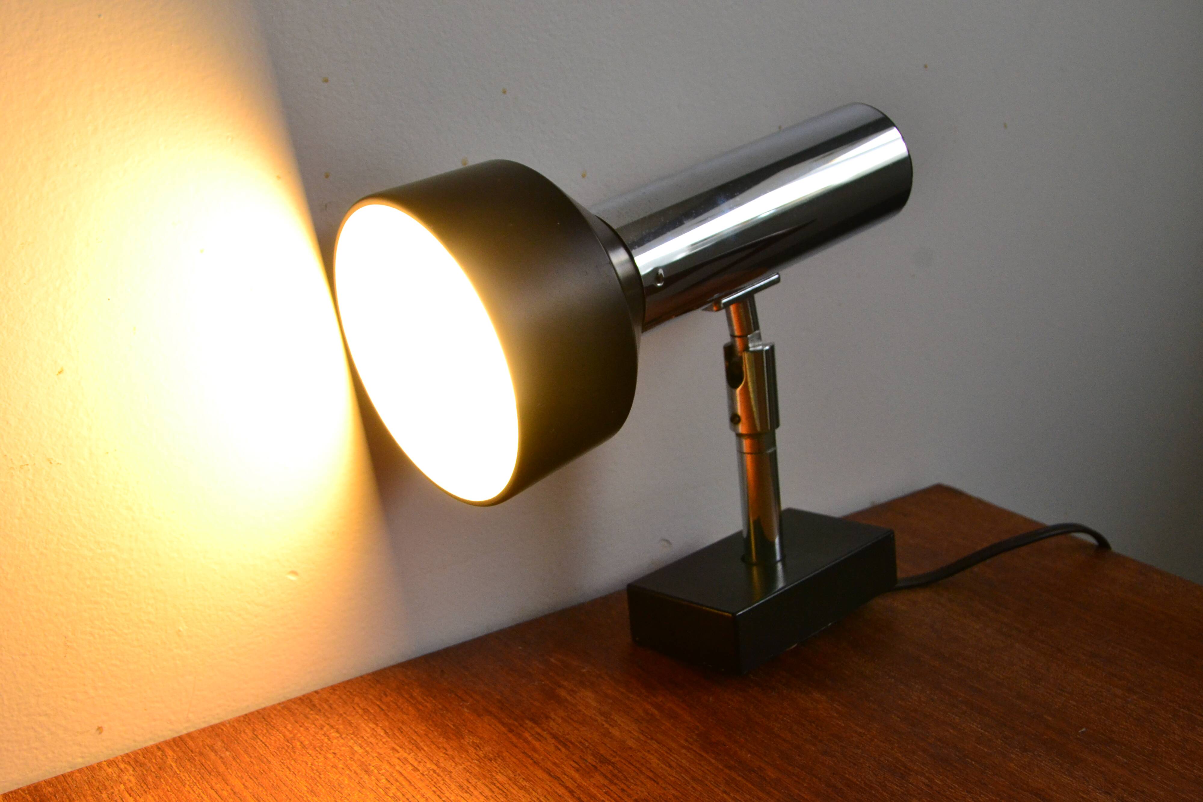 Applique spot Erco en métal chromé et noir, 1970 | Selency