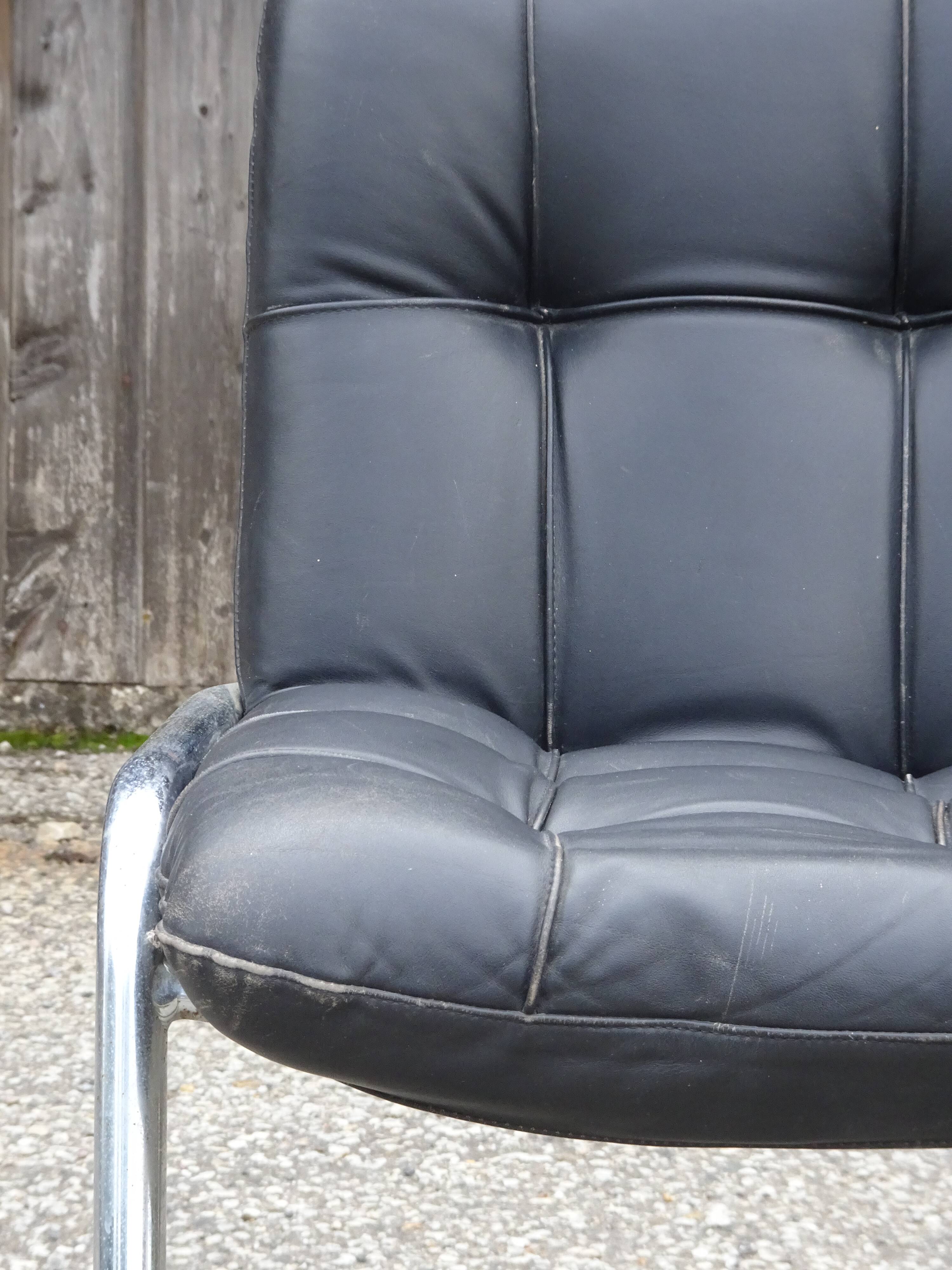 Chaise modèle Storm de Yves Christin, édition Airborne, vers 1970 ...