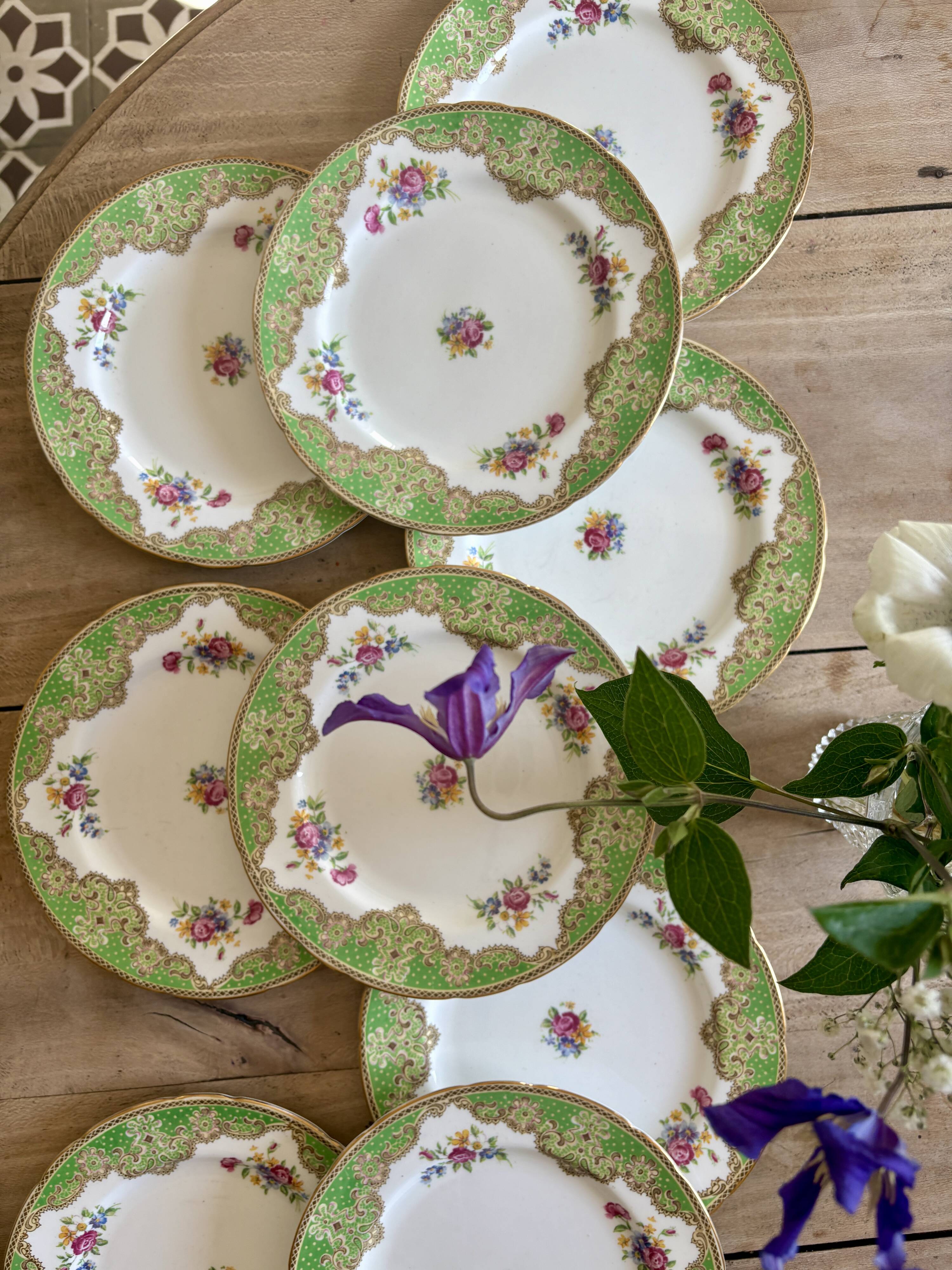 10 assiettes à dessert vintage en porcelaine Anglaise, modèle Honiton ...