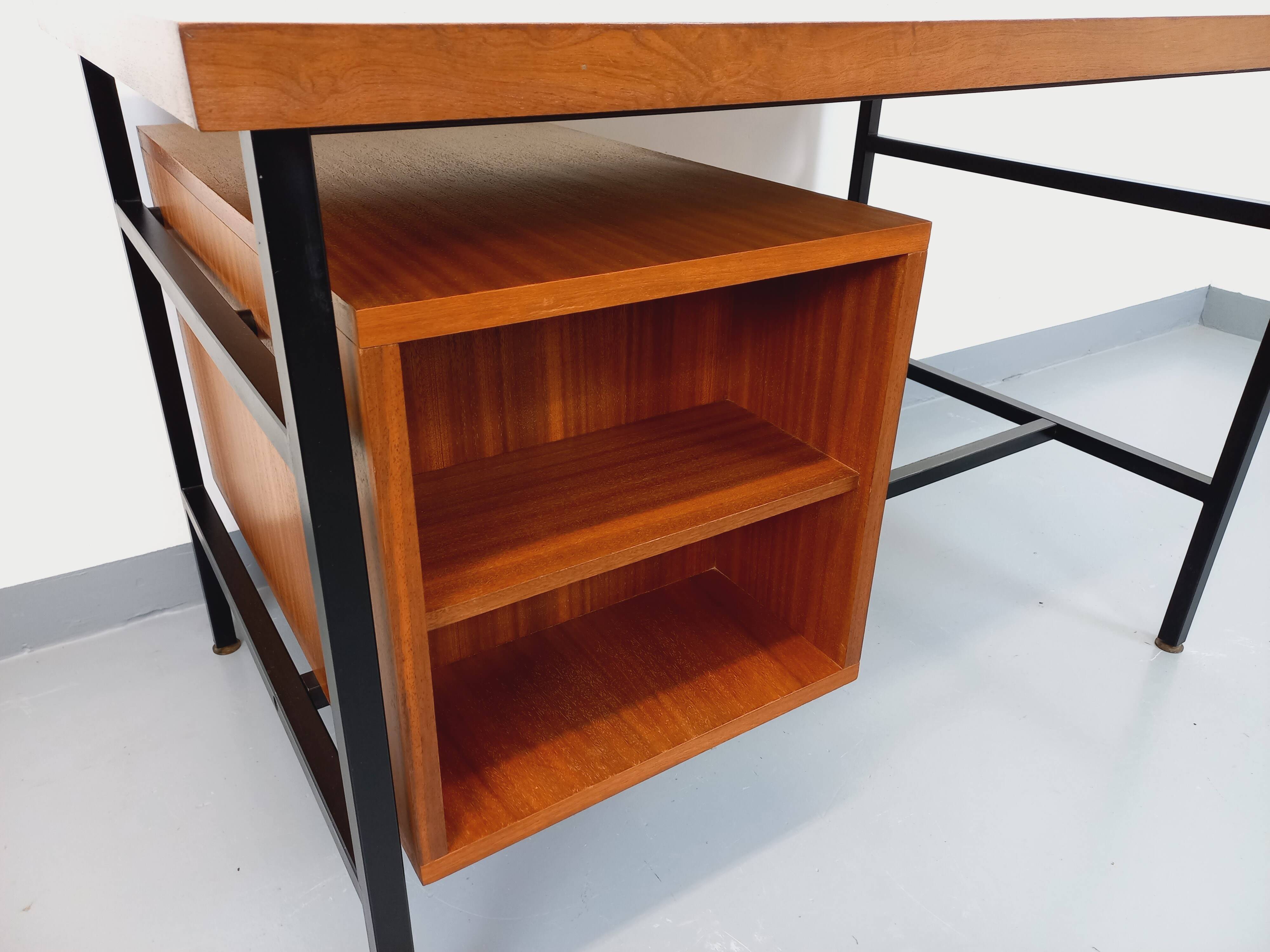 Bureau double-face moderniste vintage en acajou et métal noir des ...