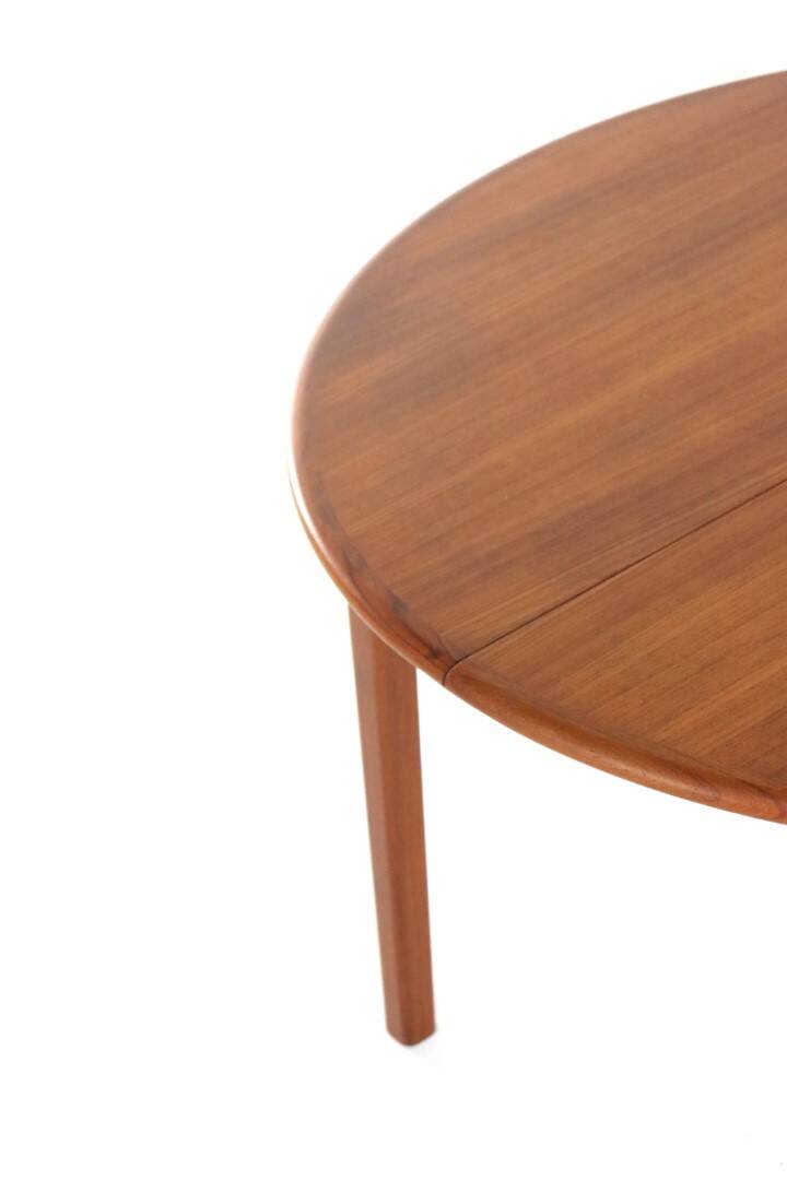 Sigh & Søns Møbelfabrik round extendable dining table 'Parup' | Selency