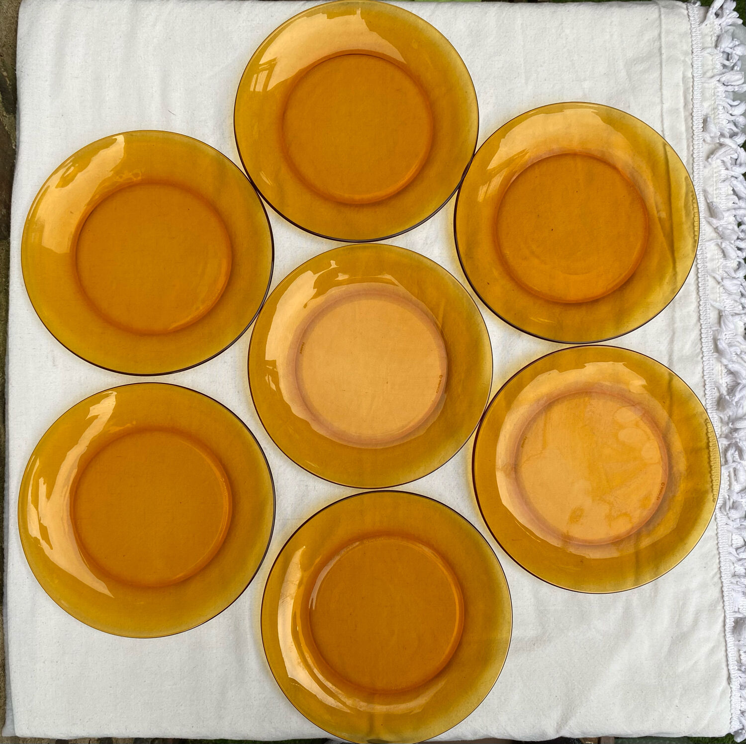 Set of 7 Duralex amber plates | Selency