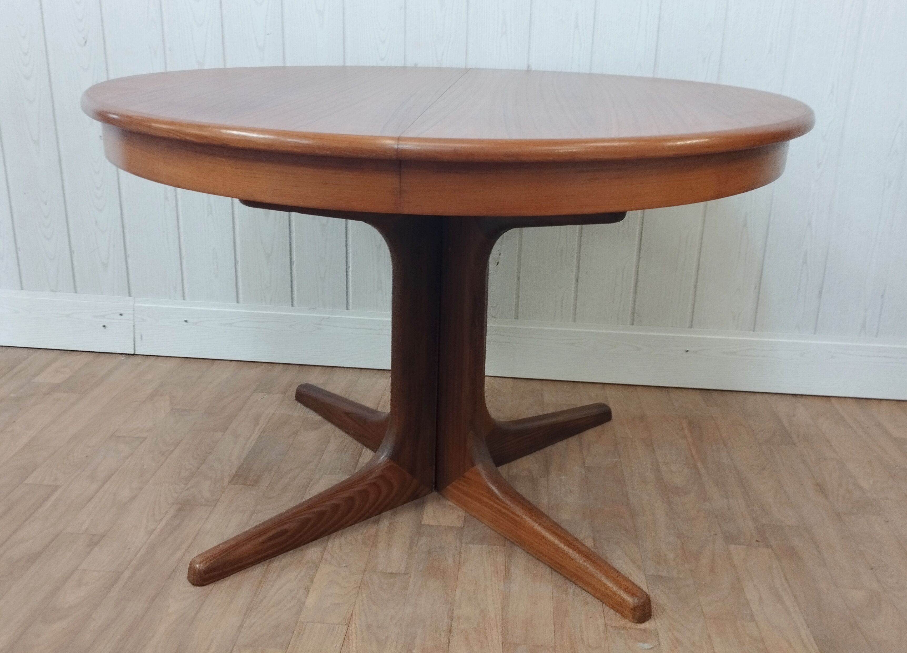 Table ronde extensible en teck de style scandinave | Selency